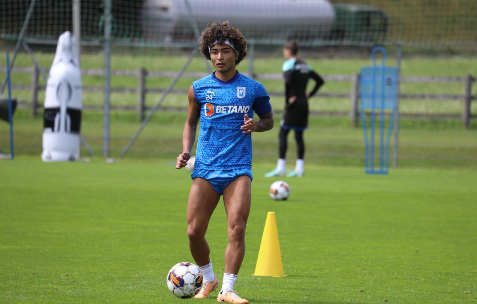 Japonezul Takuto nu e deloc tăcut şi vrea să revoluţioneze stilul de ...