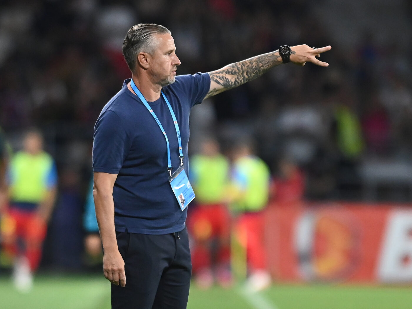 Laurențiu Reghecampf s-a dus cu poliția peste Anamaria Prodan! Imagini incredibile și un scandal ...