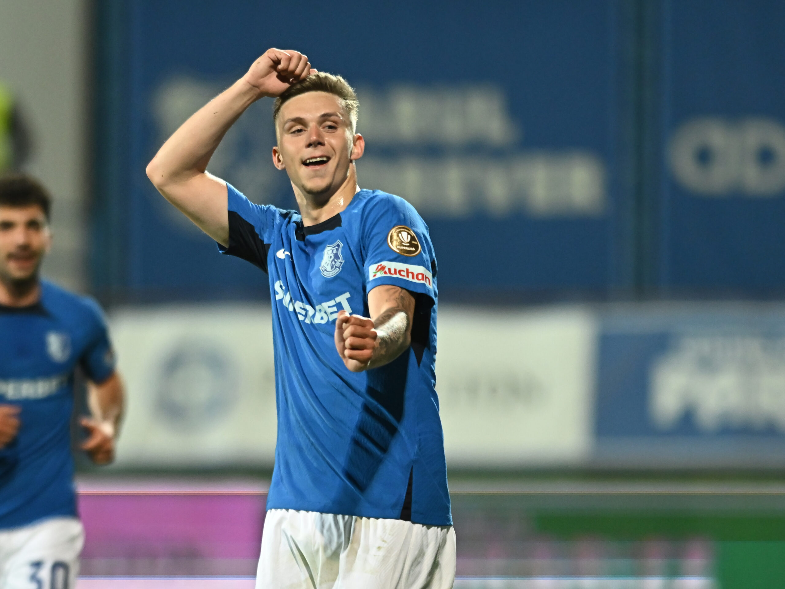 Louis Munteanu, fotografiat la noua sa echipă! E pregătit pentru ...