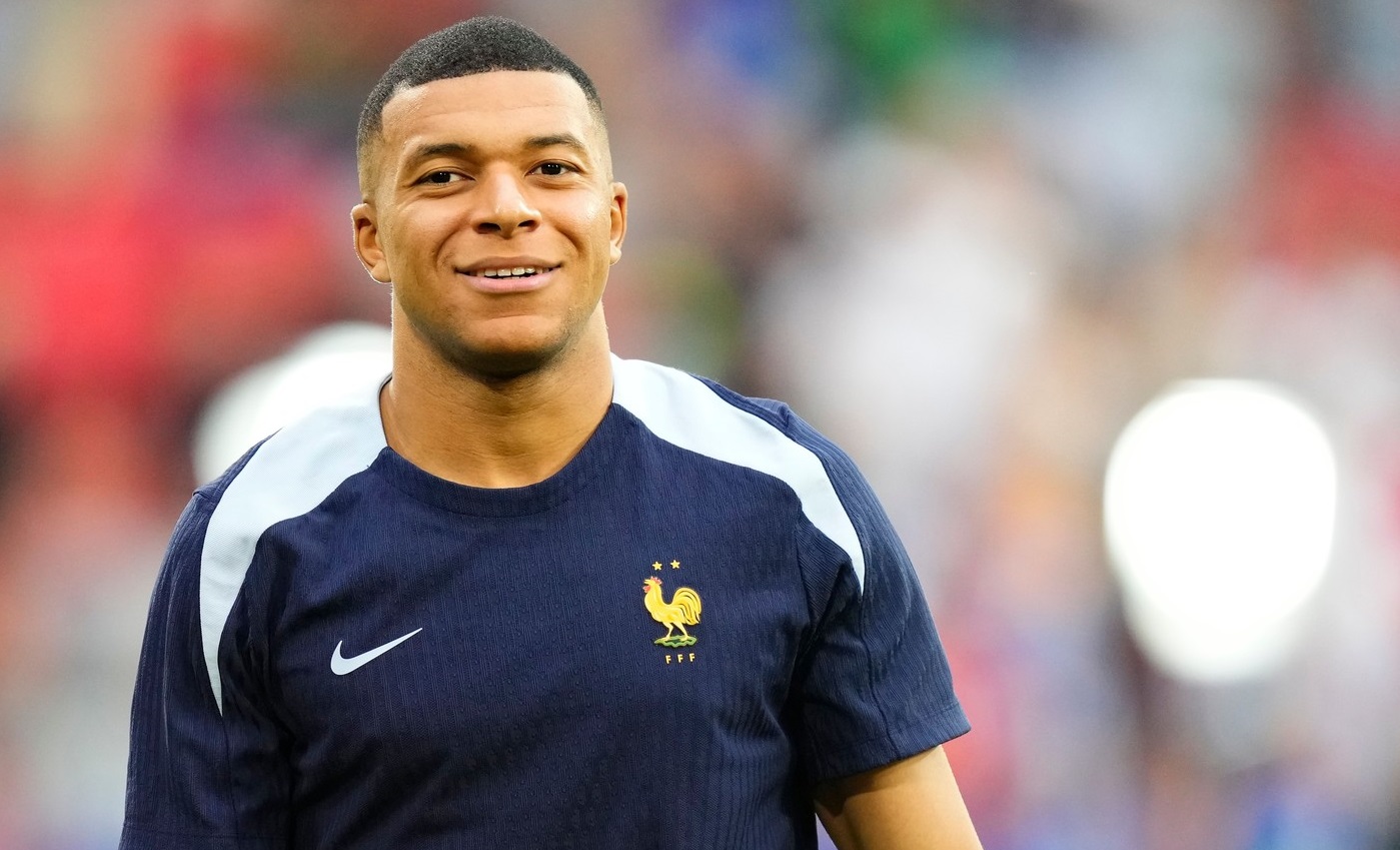 Prezentarea oficială a lui Kylian Mbappe la Real Madrid! Desfăşurare ...