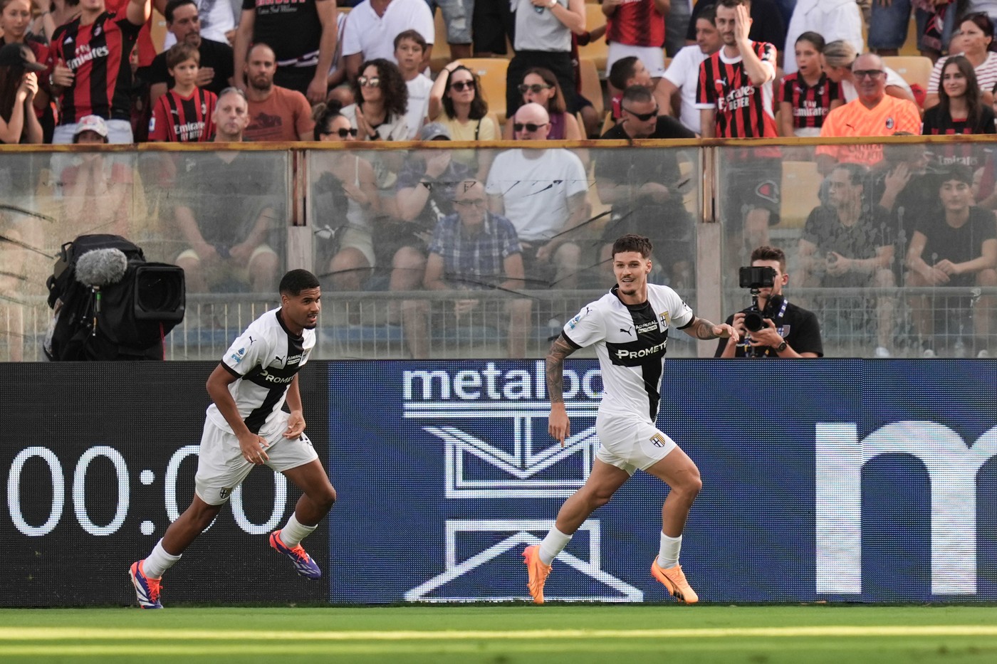 Dennis Man face senzație la revenirea Parmei în Serie A și înscrie ...