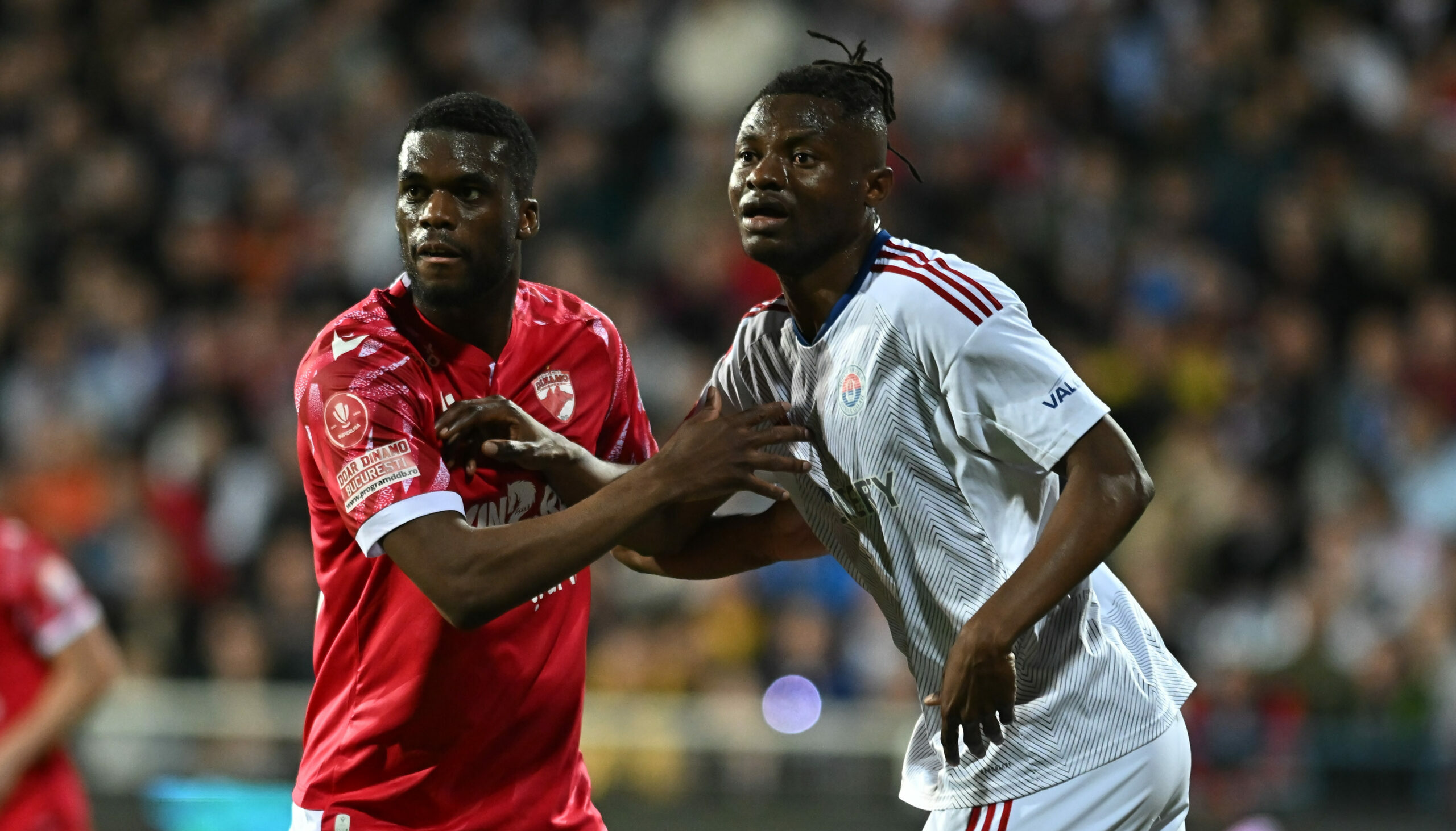 Încă o lovitură pentru Dinamo şi pentru Zeljko Kopic! Fundaşul togolez ...