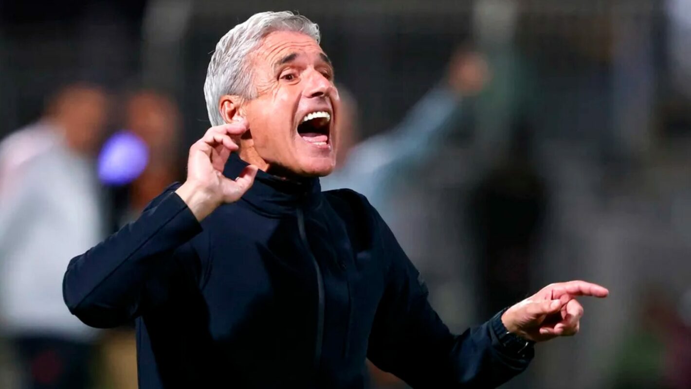 Nu e o glumă! Un antrenor a fost dat afară, la o zi după ce s-a lăudat ...