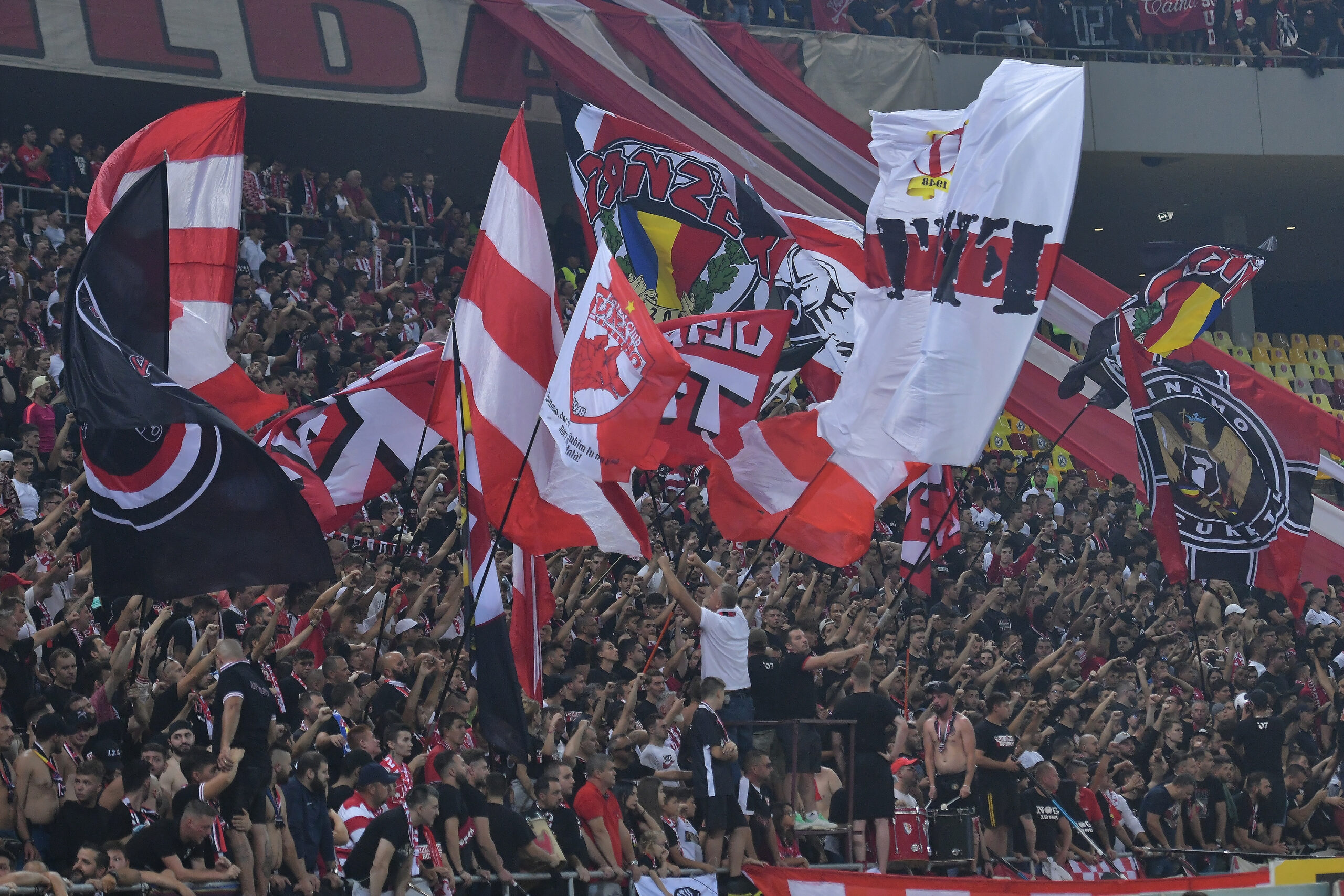 Cine transmite la TV Dinamo - FCSB