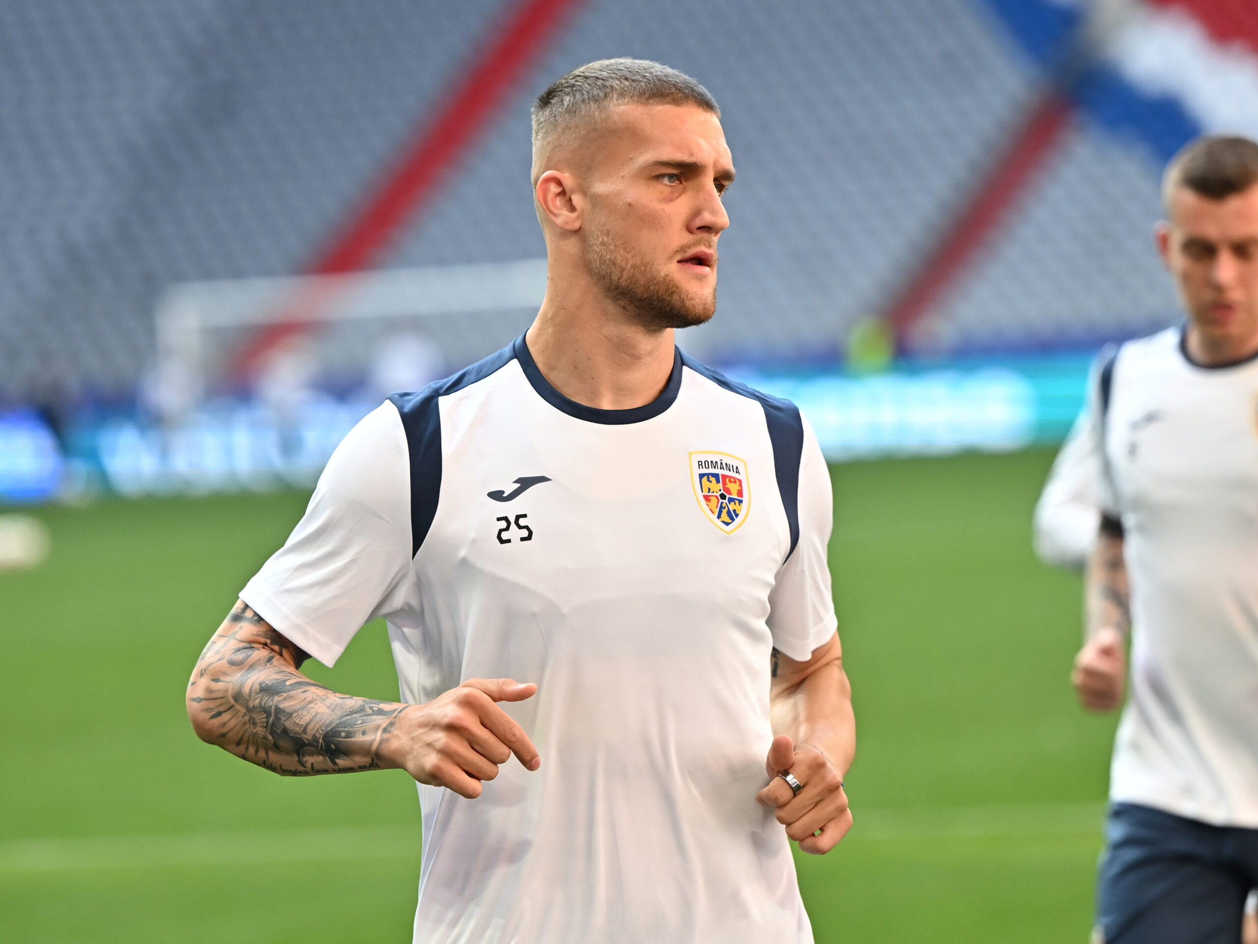 Daniel Bîrligea a dat gol în FCSB - Gloria Buzău 3-2 și i-a transmis un ...