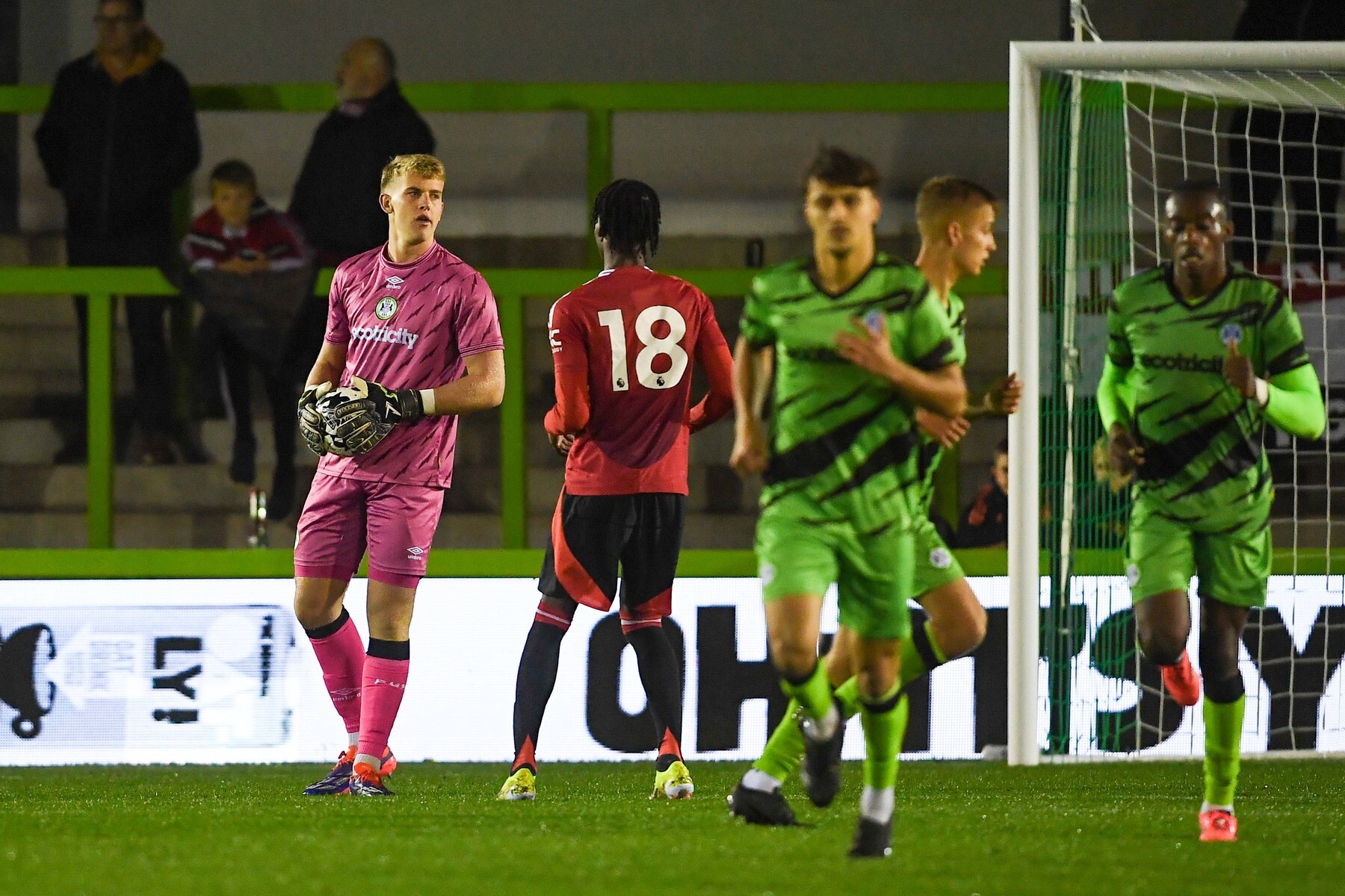 Englezii schimbă fotbalul cu o nouă regulă! O testează deja şi e ...