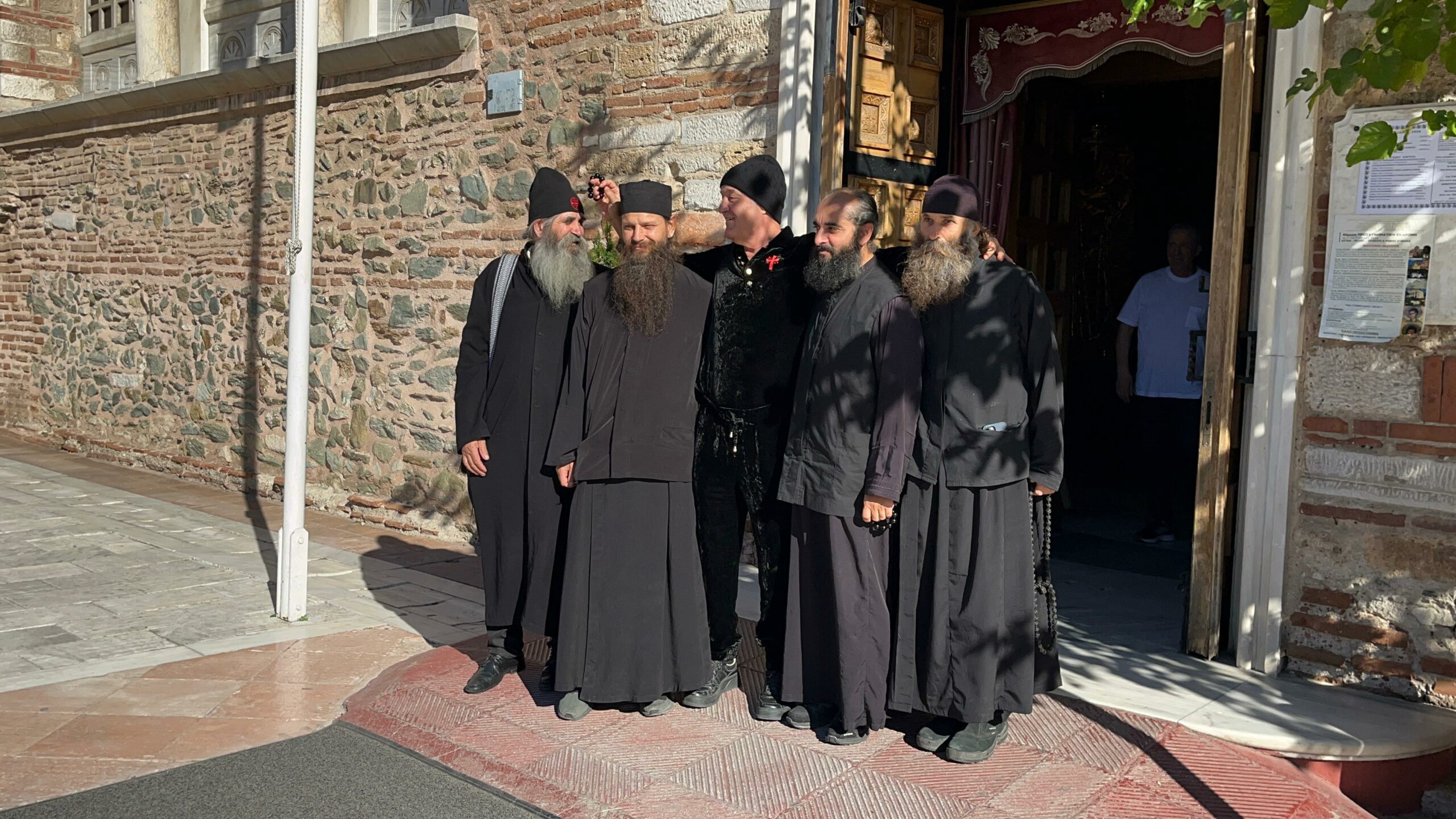 Gigi Becali și legătura secretă cu călugării: „Iată mama și frații tăi!”