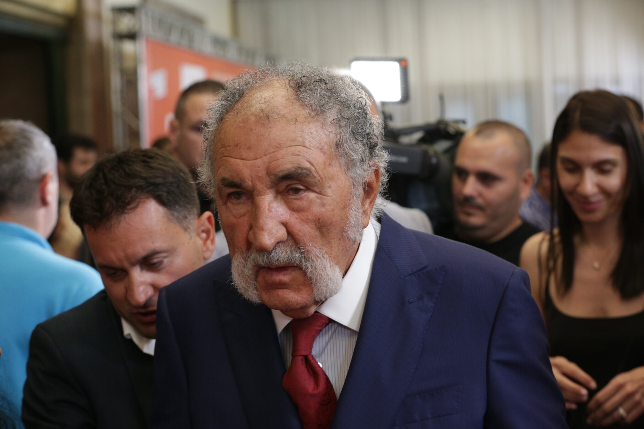 Cum arătau și se îmbrăcau Ion Țiriac pe vremea când era cu 1,4 miliarde ...