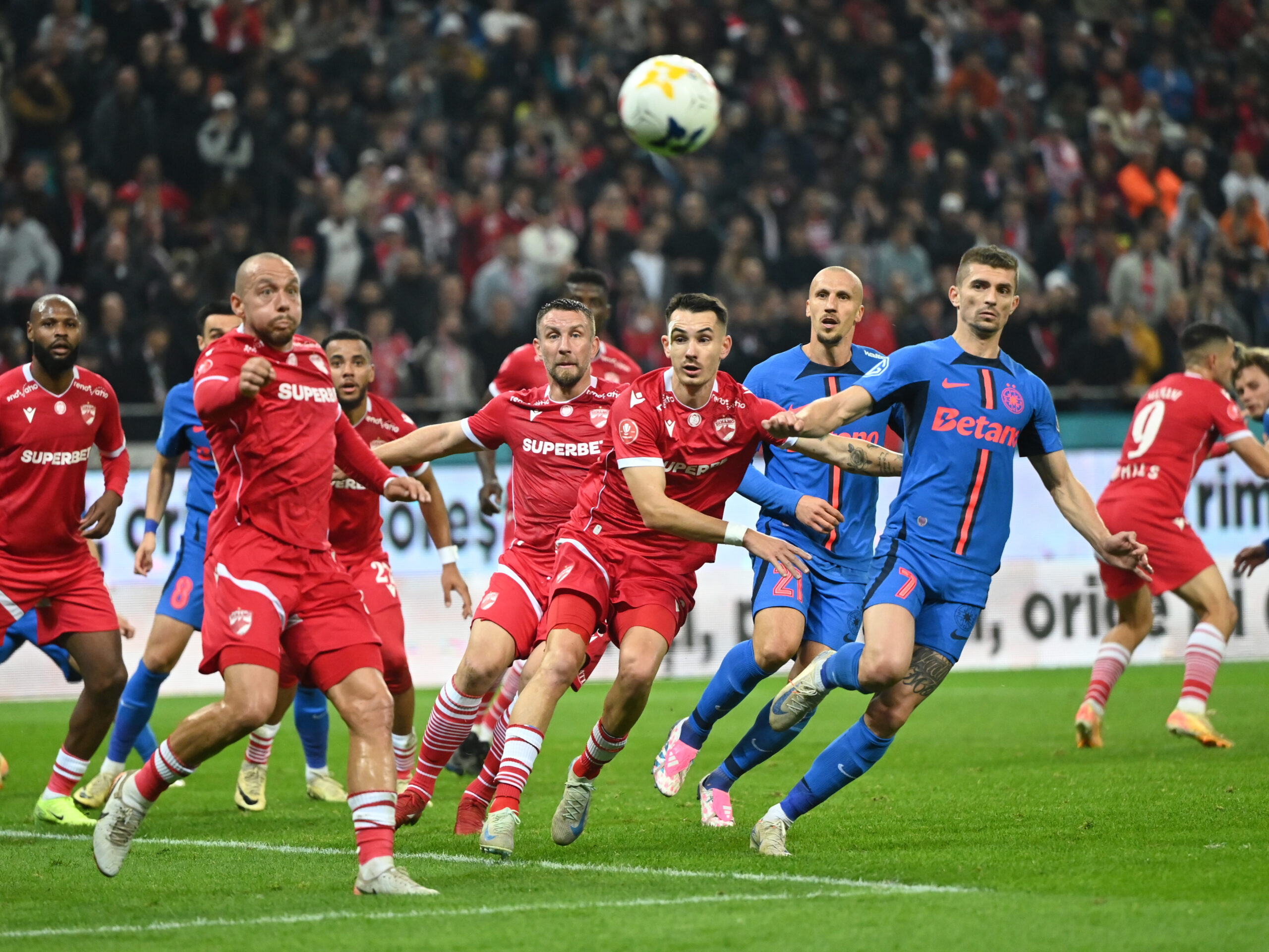„Ne lăsam de fotbal”. Jucătorii lui Dinamo, desființați după 0-4 cu FCSB