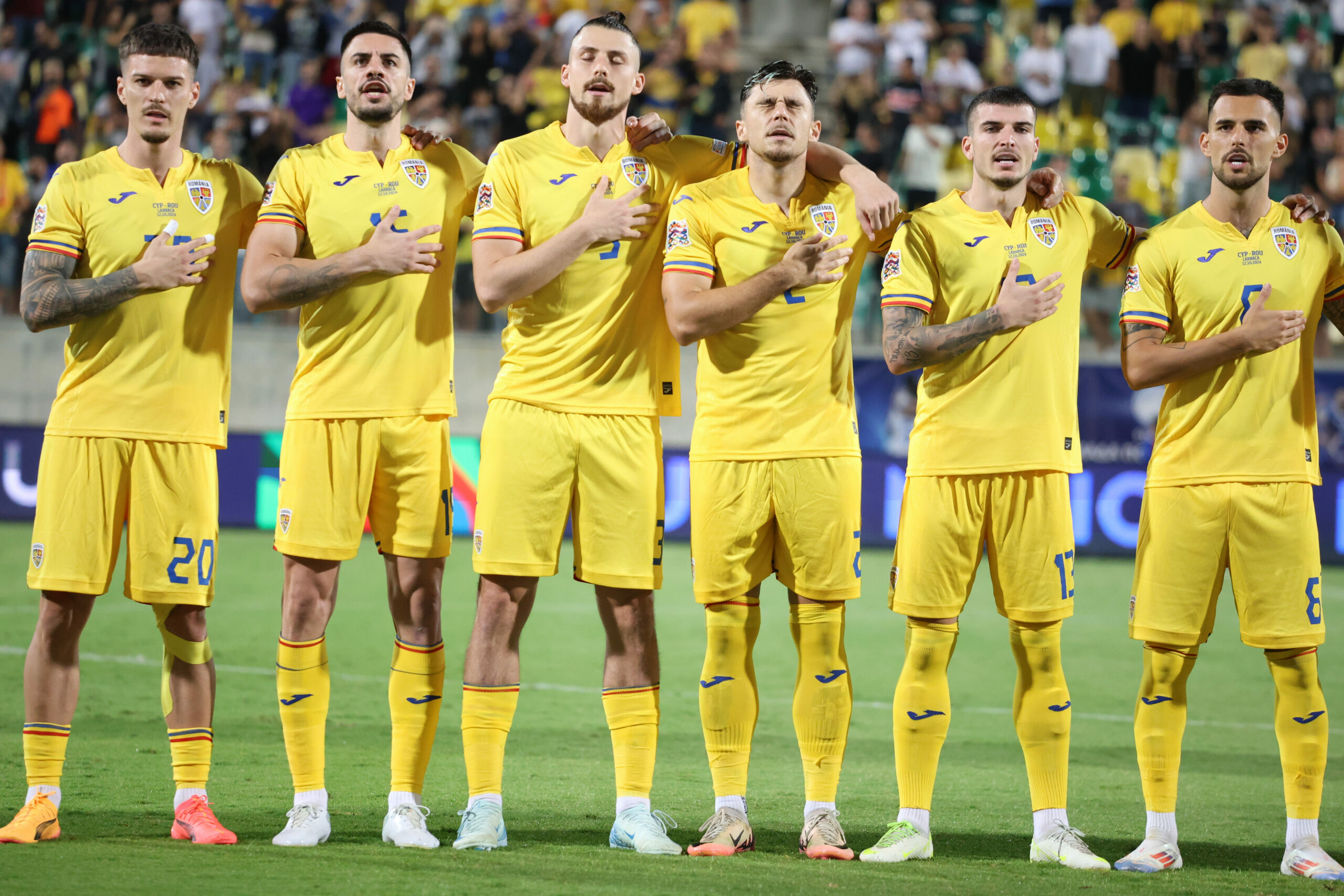 Un fotbalist din naționala României de acum s-a pozat în urmă cu 15 ani ...