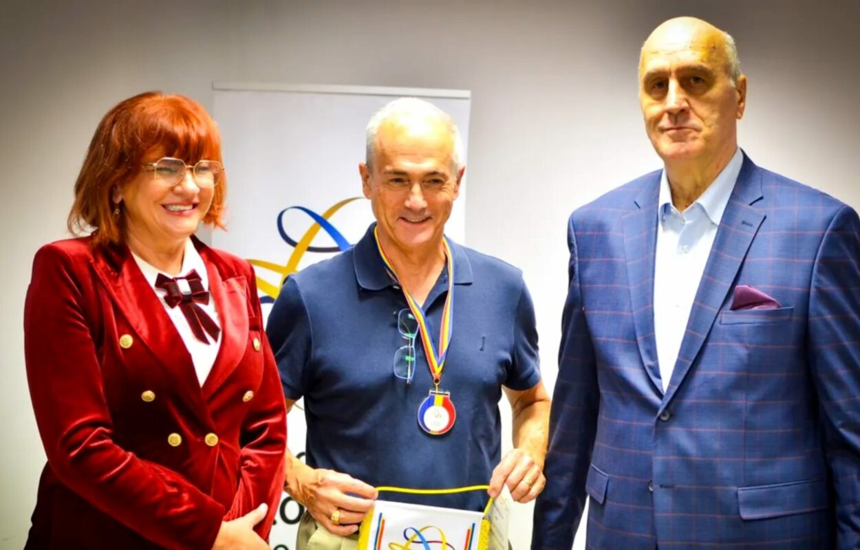 FR Baschet a oferit premii pentru două somități din sport! Cine sunt Adrian Bejan și Dan Moraru
