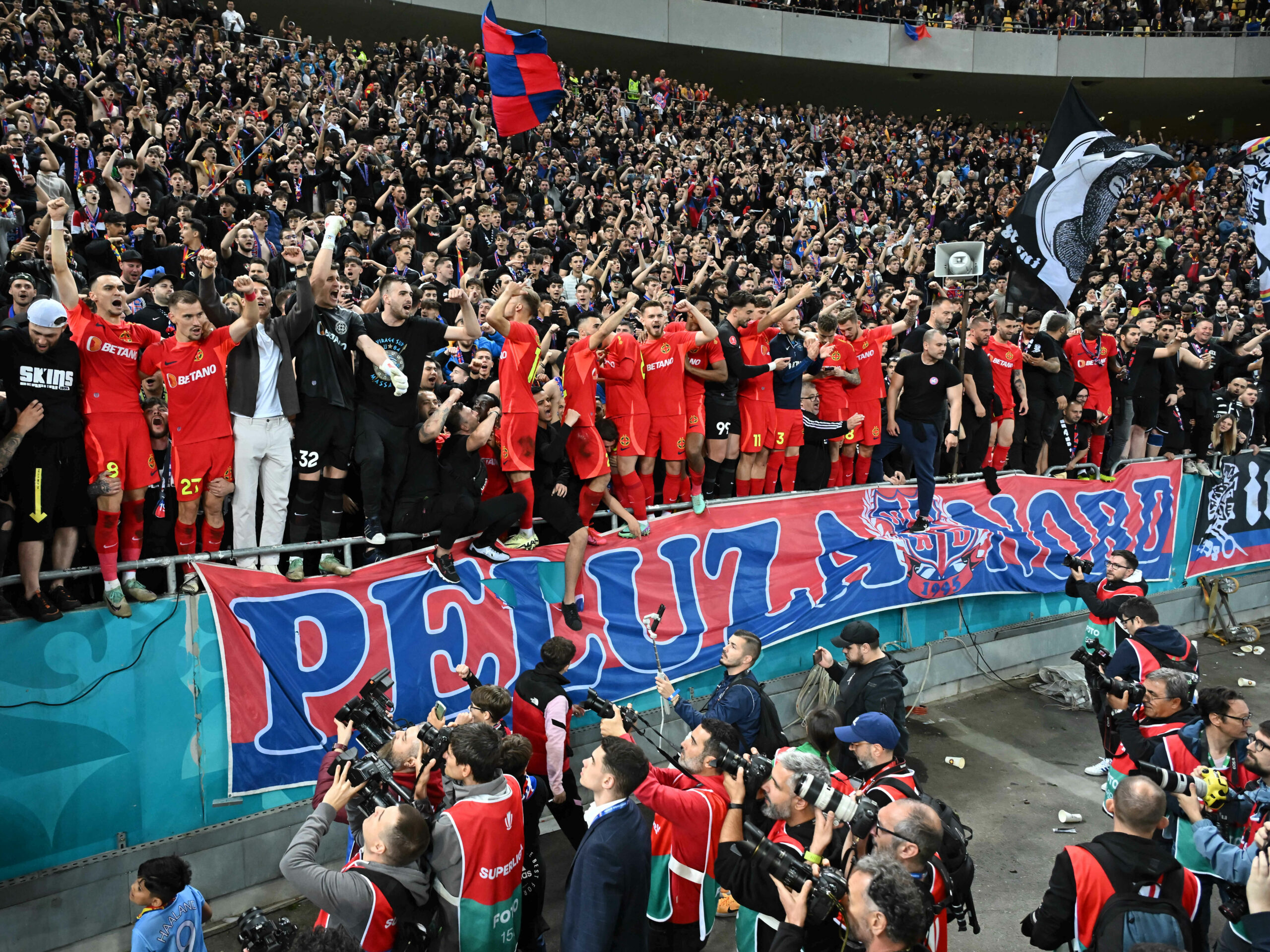 „Incredibil de bun”. A reacționat când a auzit că fotbalistul va semna ...