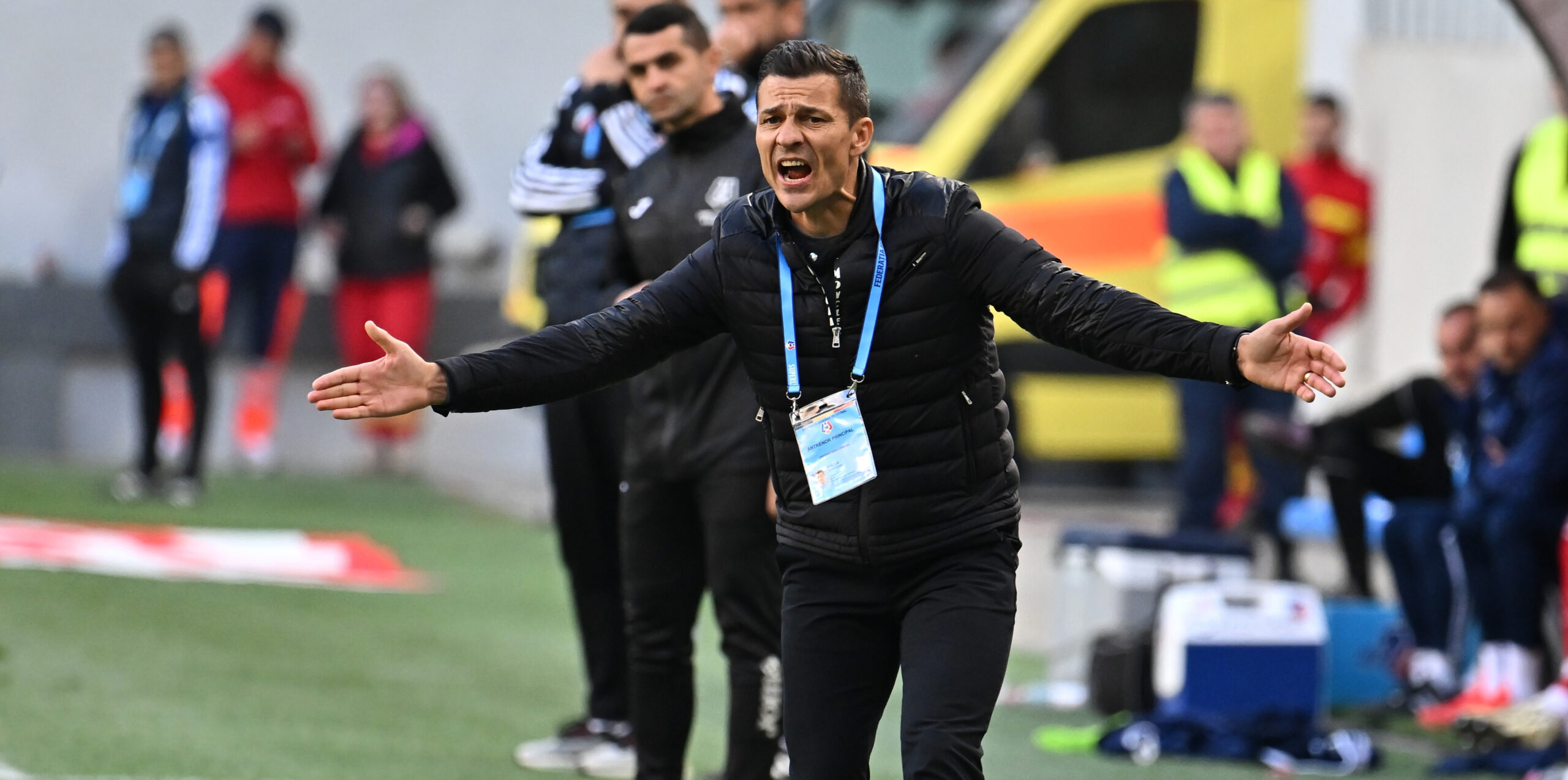 Mihai Rotaru i-a pus pe masă 150.000 de euro lui Costel Gâlcă pentru a ...