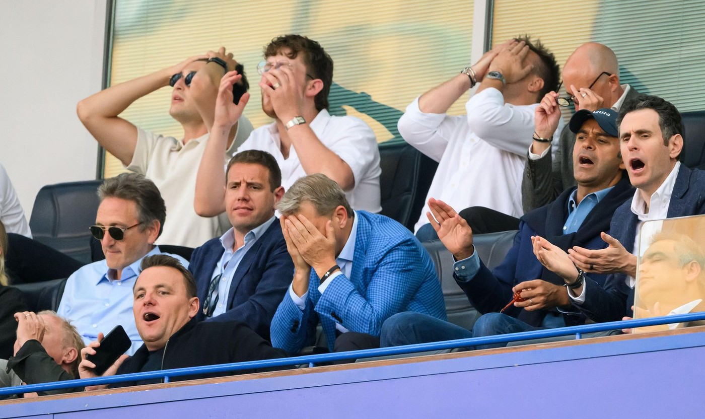 Patronul miliardar al celebrei echipe de fotbal și-a scos vila la ...