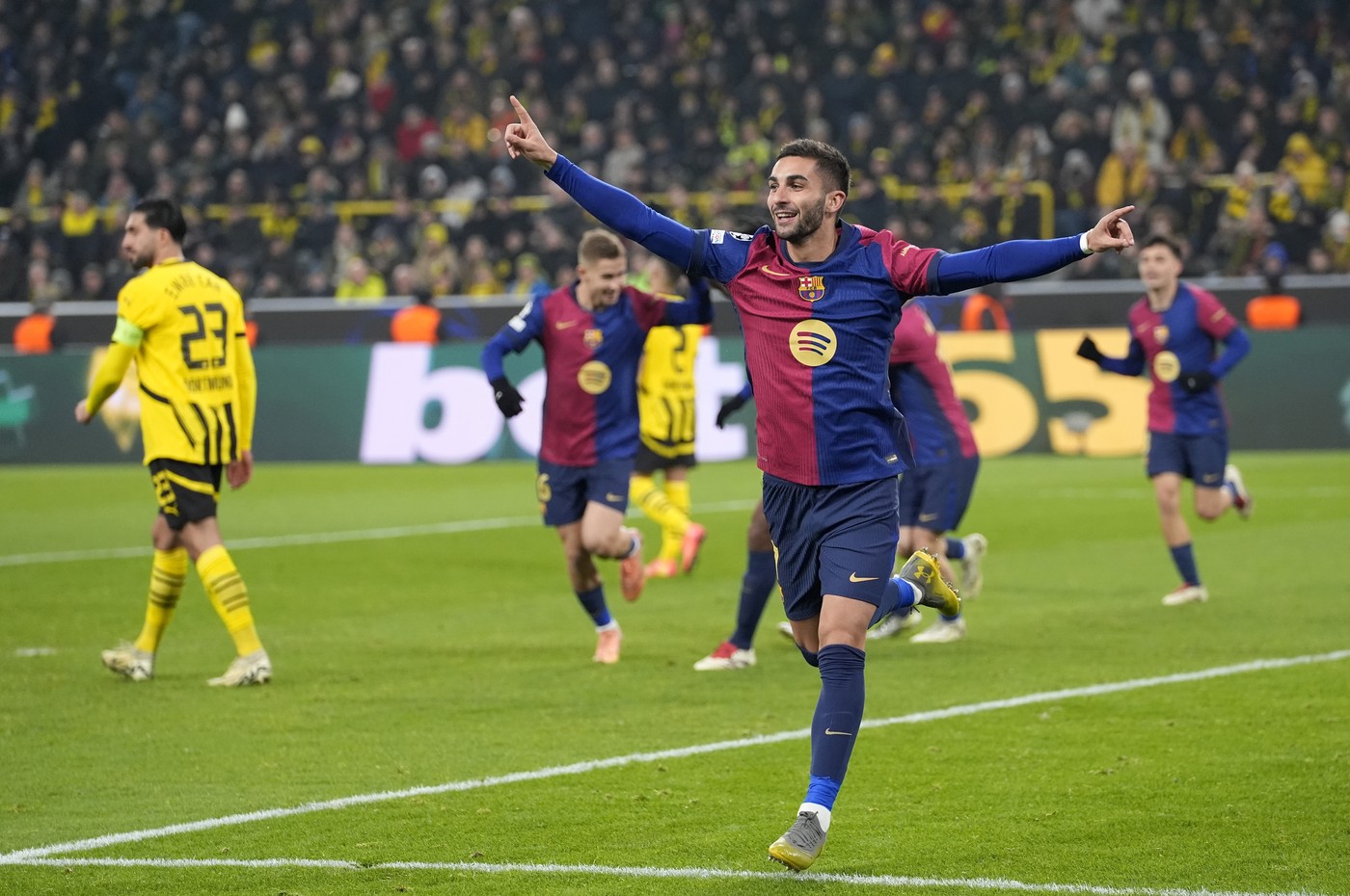 Borussia Dortmund - FC Barcelona Live Video Online în etapa 6 din UEFA ...