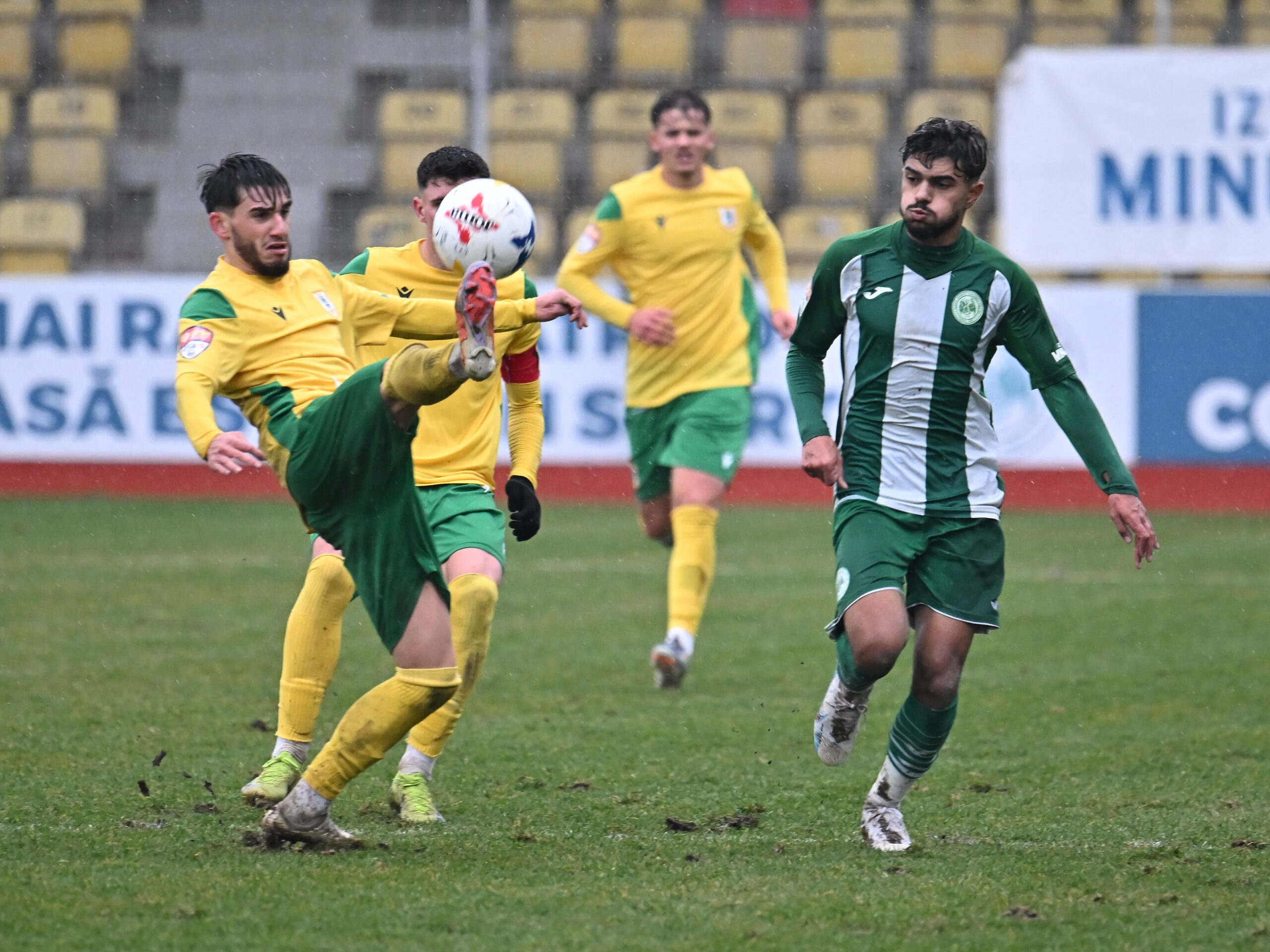 Echipa de fotbal din România a dat faliment: FRF o exclude din ...