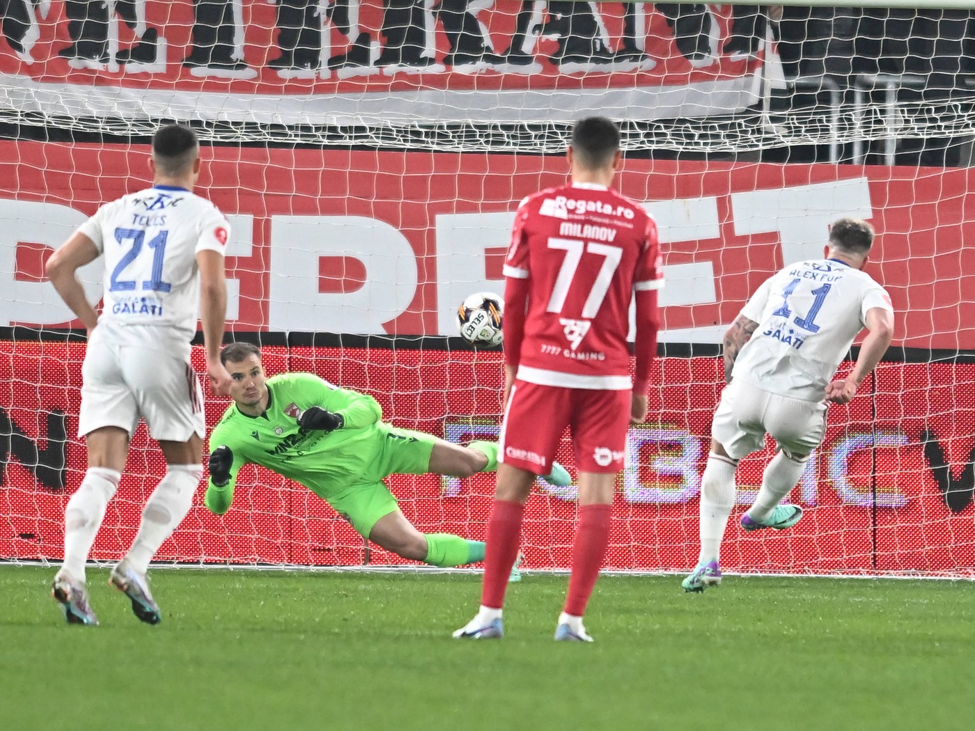 Transferul lui Alexandru Pop la Dinamo e în aer