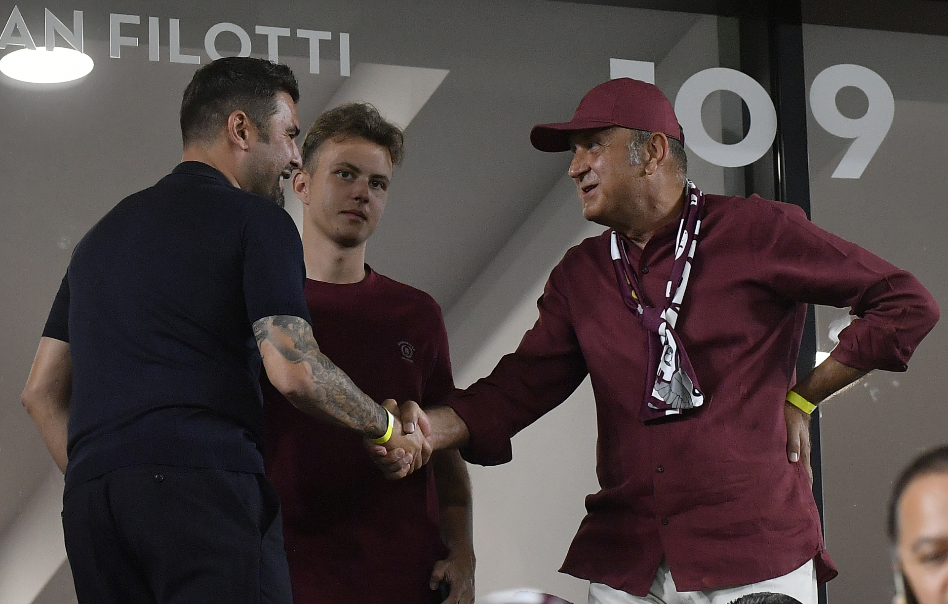 Adrian Mutu laudă decizia dură luată de Dan Şucu în cazul Boupendza. Fostul antrenor al ...