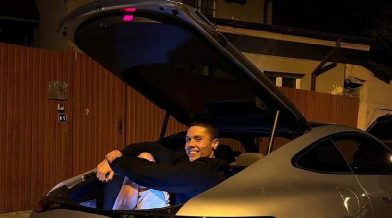 Aroganța lui David Popovici cu Porsche-ul de peste 100.000 de euro în ...