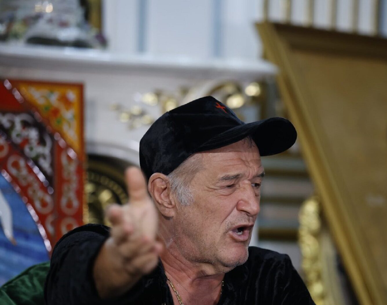 „I-am zis să-mi dea și mie. Numai c**ve, c**ve, c**ve!”. Gigi Becali l ...