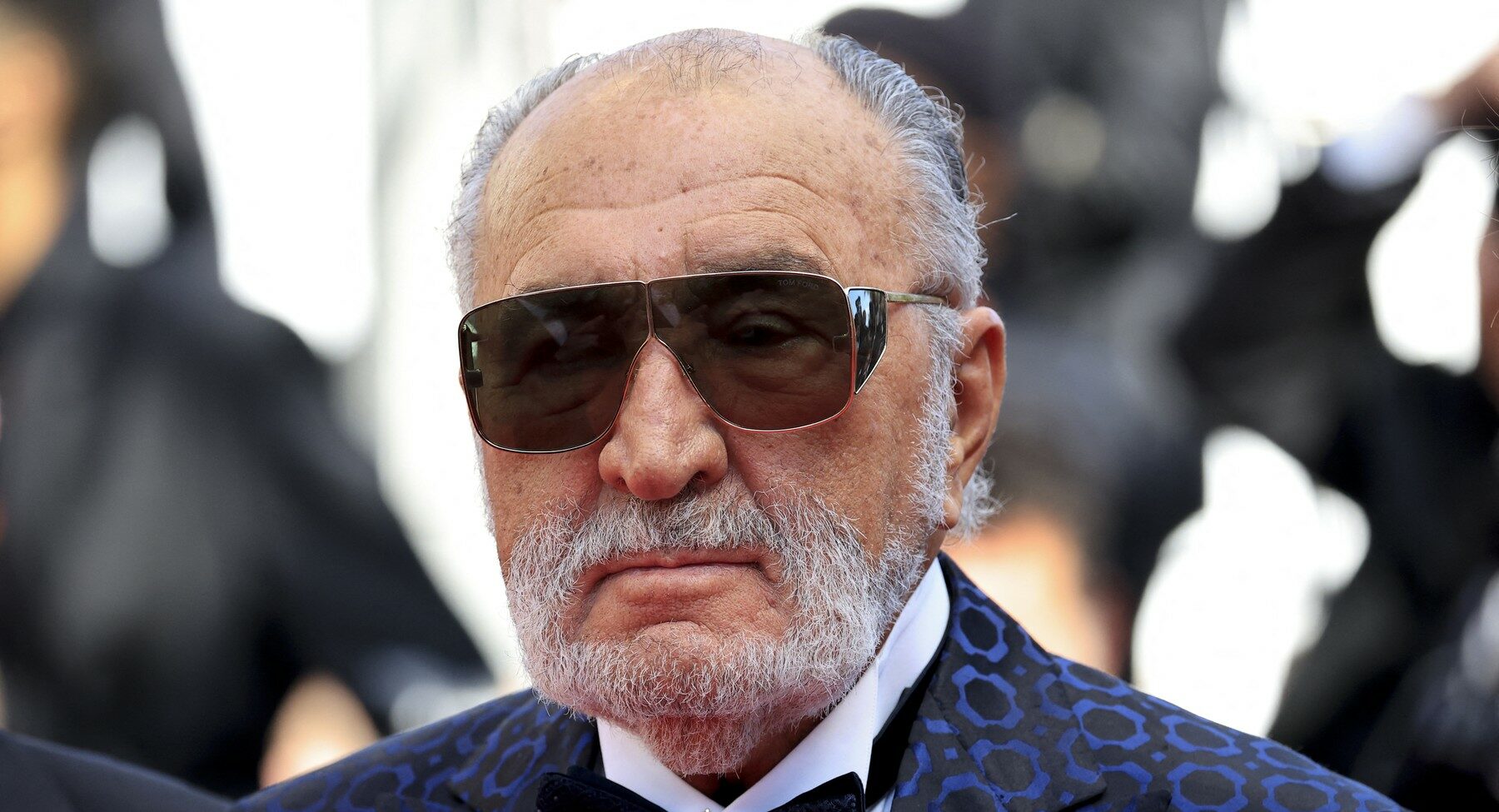 Americanii anunță că doi profesori români au ajuns mai bogați decât Ion ...