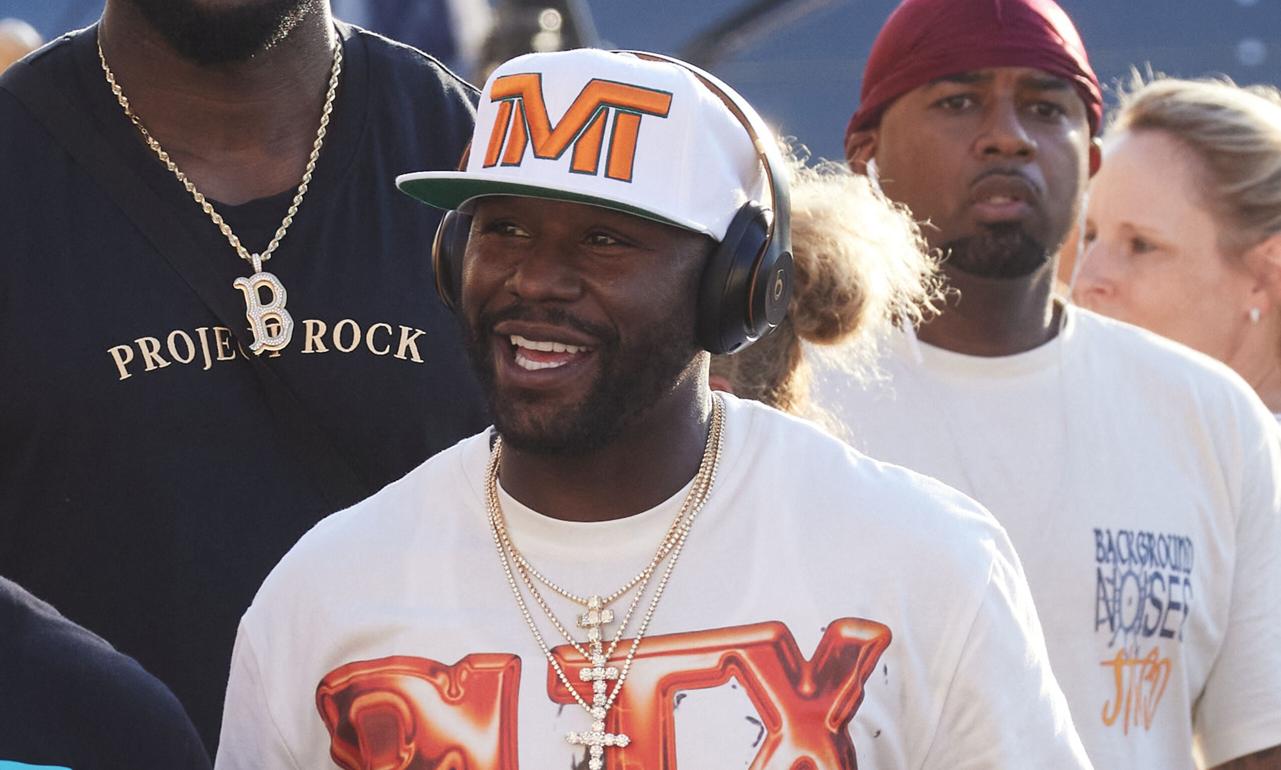Floyd Mayweather a plătit 400.000.000 de dolari pentru 1.000 de ...