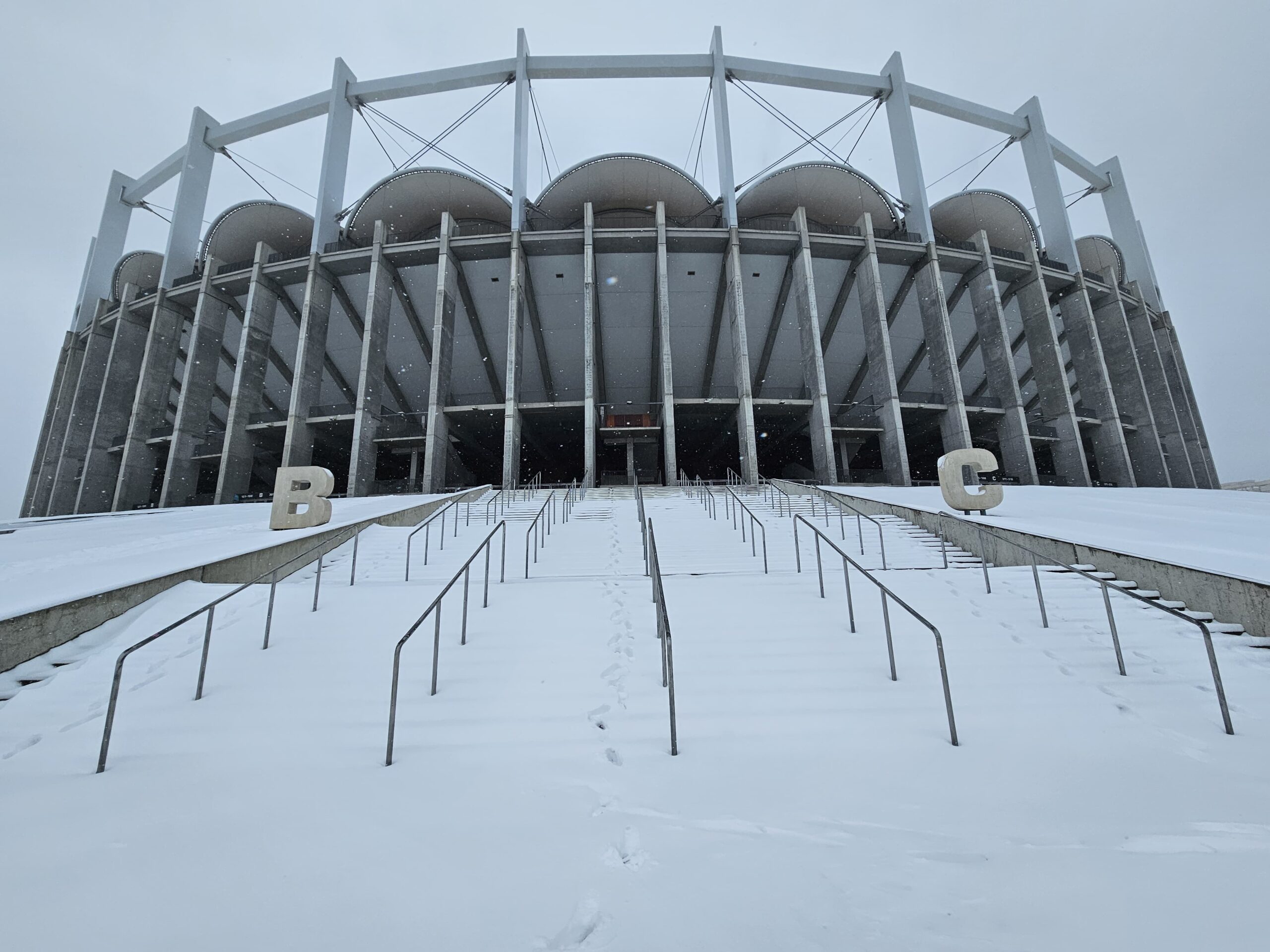 Imagini fabuloase cu Arena Națională la FCSB - PAOK sub cod galben de ...