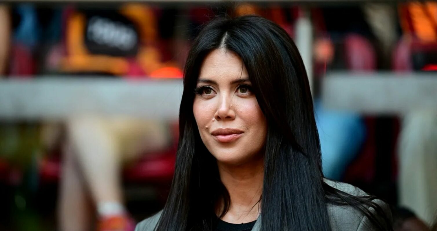 Impresara îl „curăță” pe fotbalistul milionar la divorț: îi ia vila de la Milano, vila de la ...