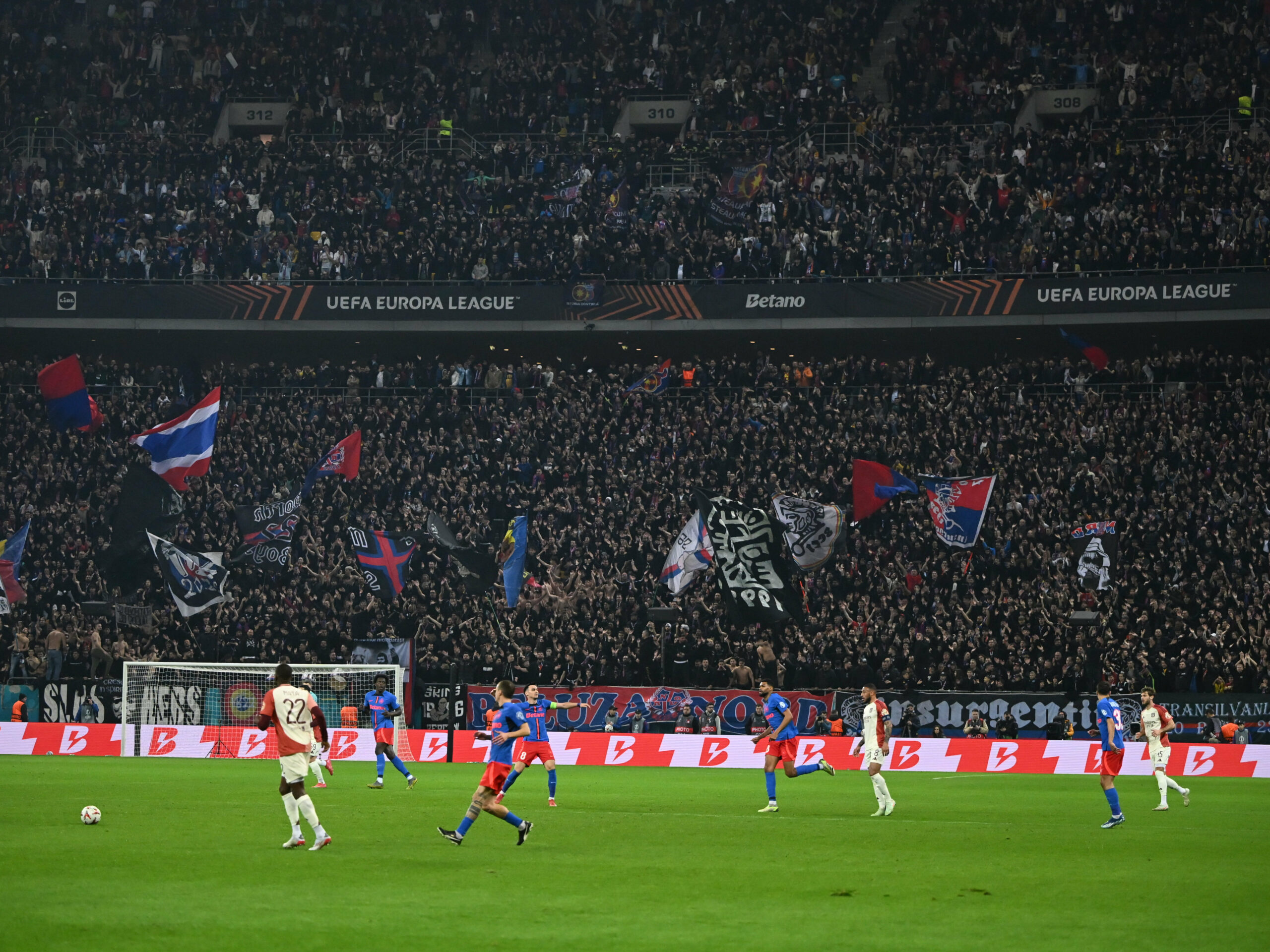 Asistență record la FCSB - Lyon. Fanii campioanei României au luat cu ...