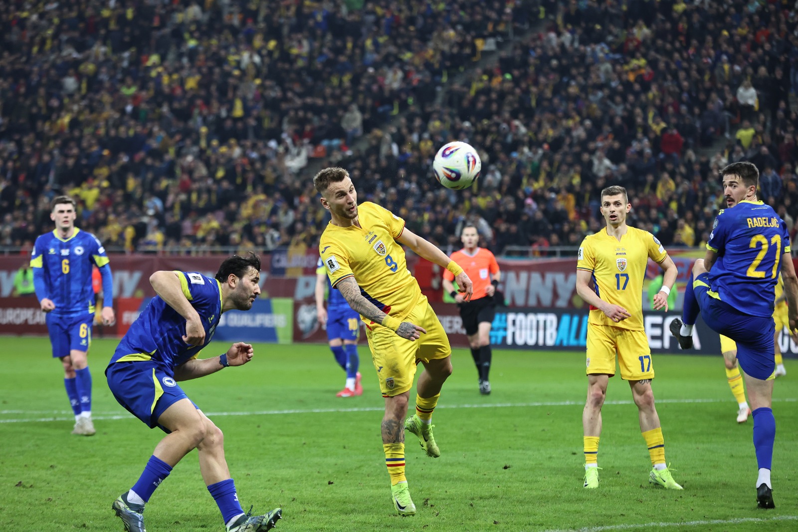 Reacția lui Denis Drăguș, după ce a ratat în mod incredibil cel puțin 3 ...