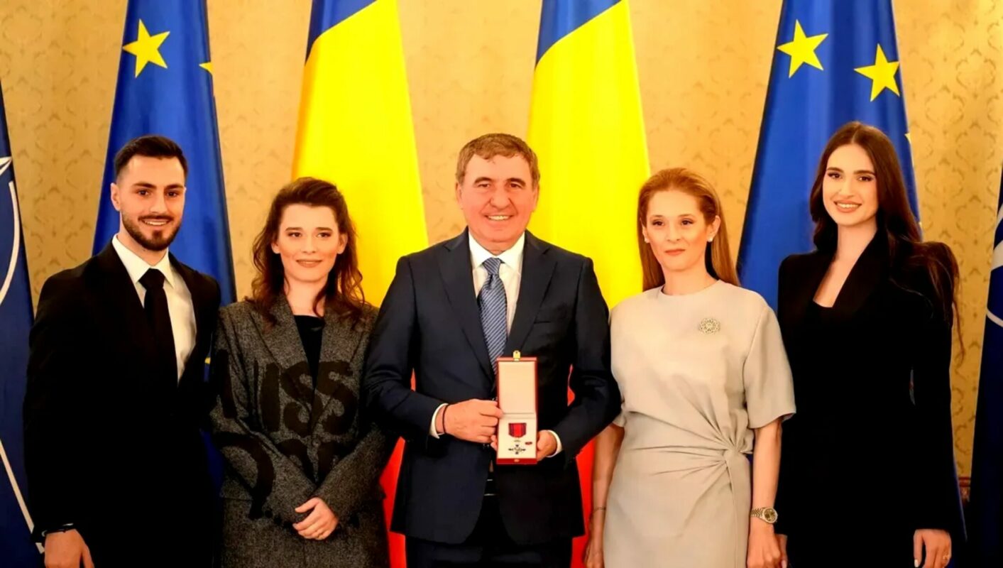 Steaua României, primită de Gică Hagi, a stârnit controverse, pentru că ...