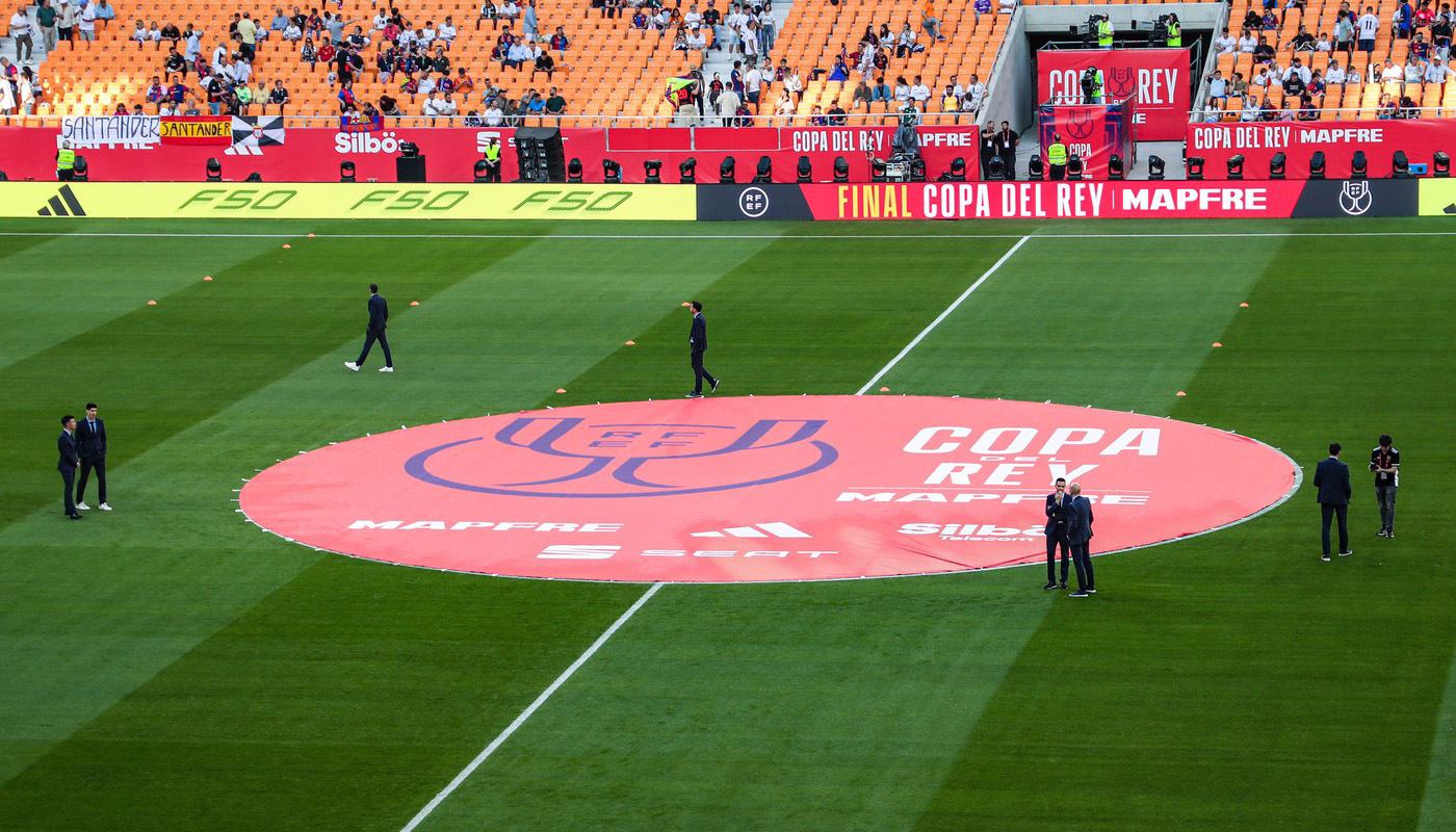 Arbitrii de la Barcelona - Real Madrid, la un pas de un gest necugetat ...