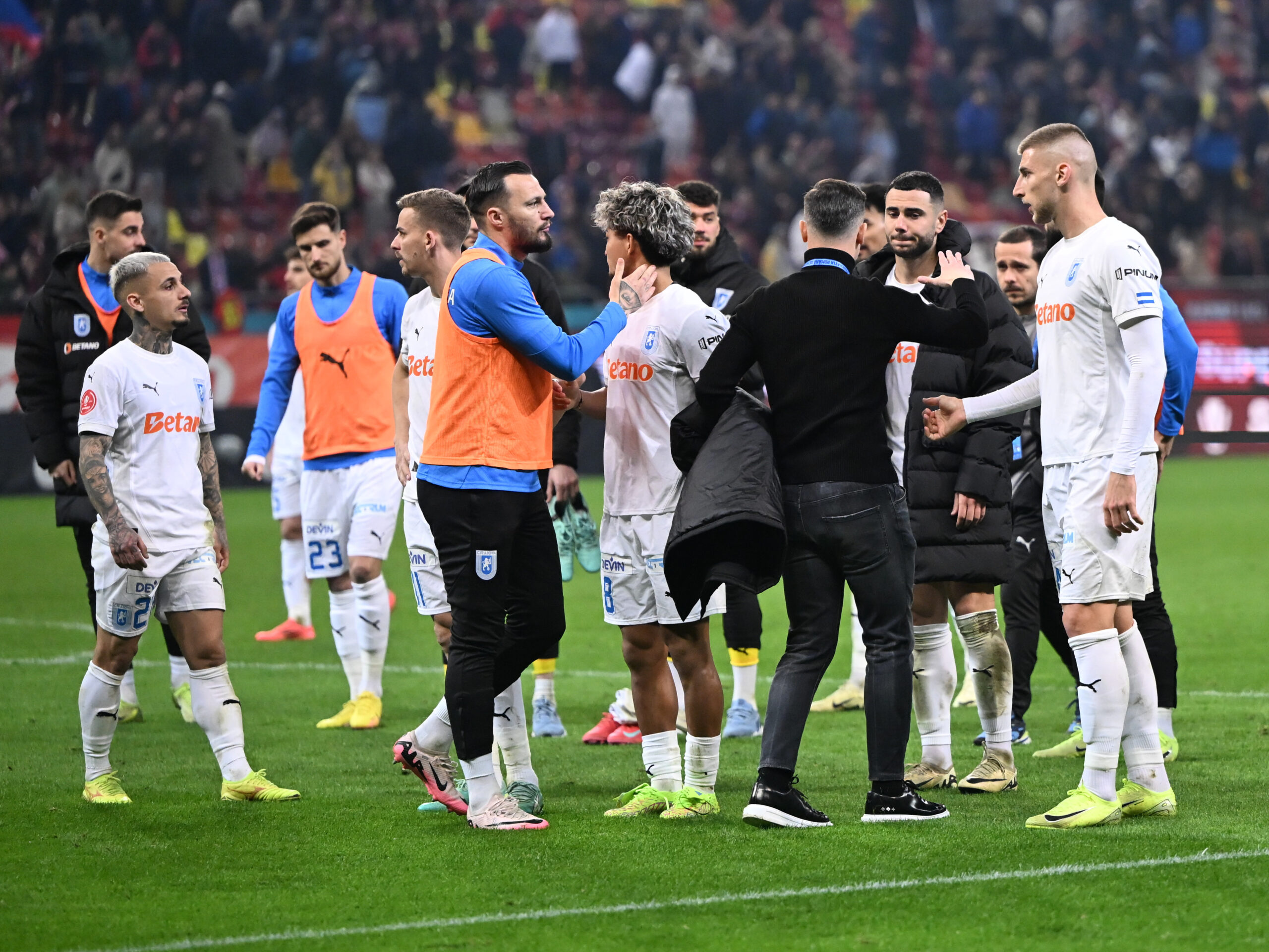 Atacantul s-a accidentat în derby-ul Universitatea Craiova - FCSB şi ...