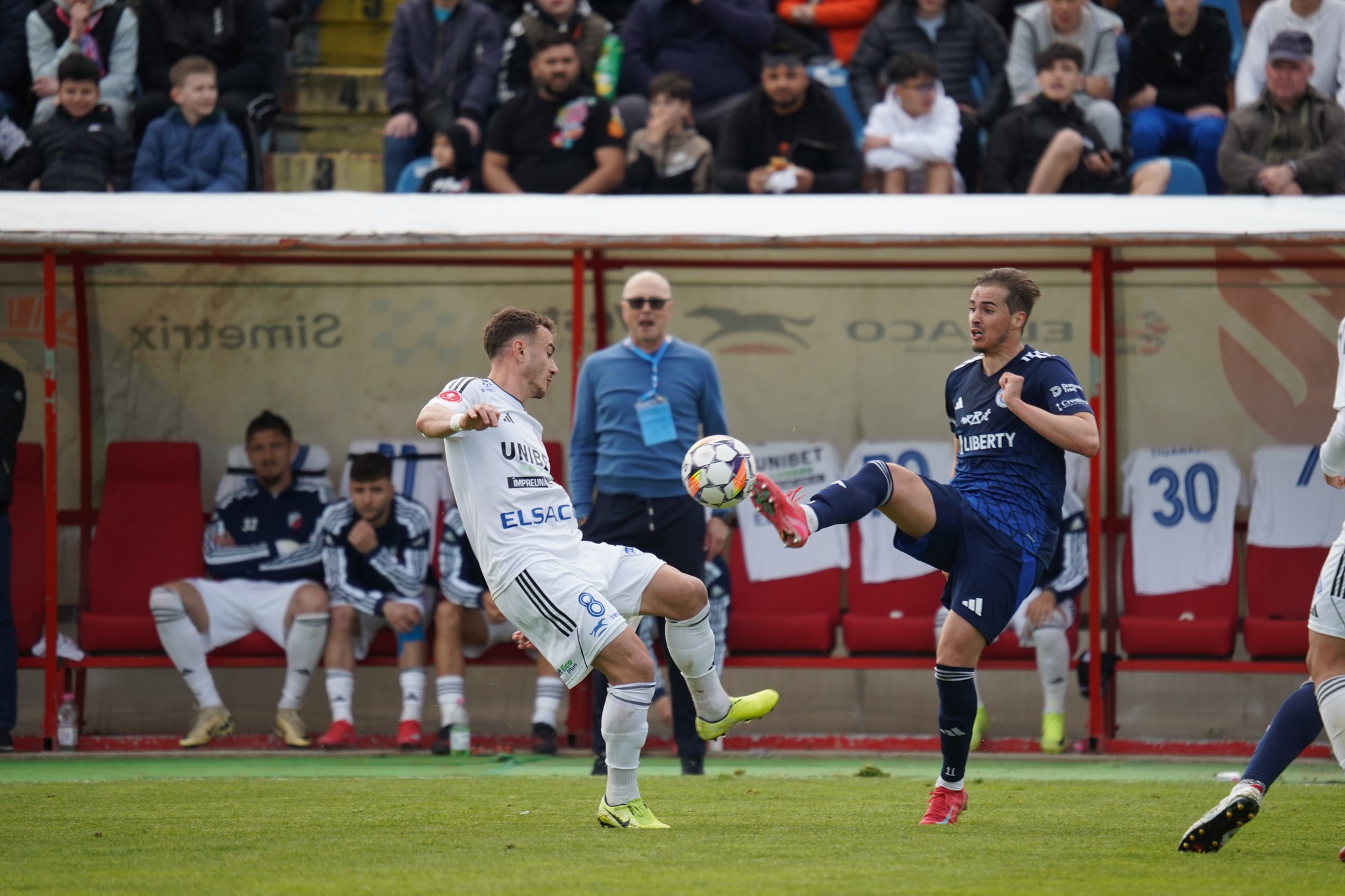 Leo Grozavu, nopți albe la Botoșani după show-ul oferit de Rareș ...