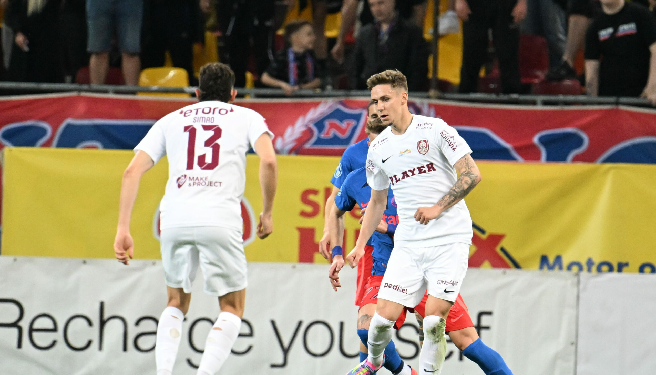 Louis Munteanu a vrut să se bată cu Valentin Crețu. Înjurături şi ...
