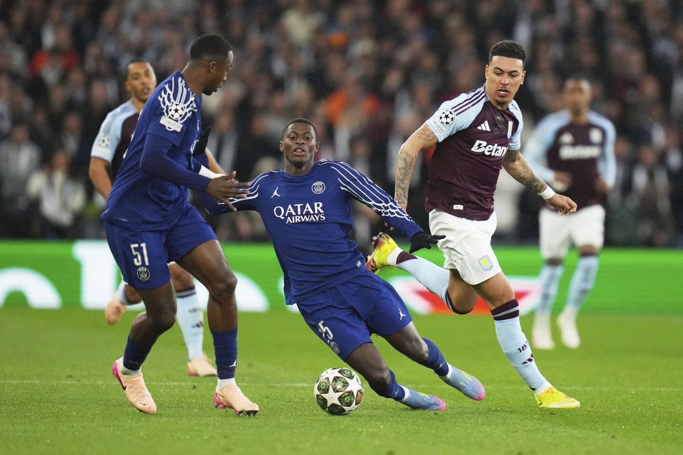 Nemaivăzut în Liga Campionilor! Gafa incredibilă de la meciul Aston ...