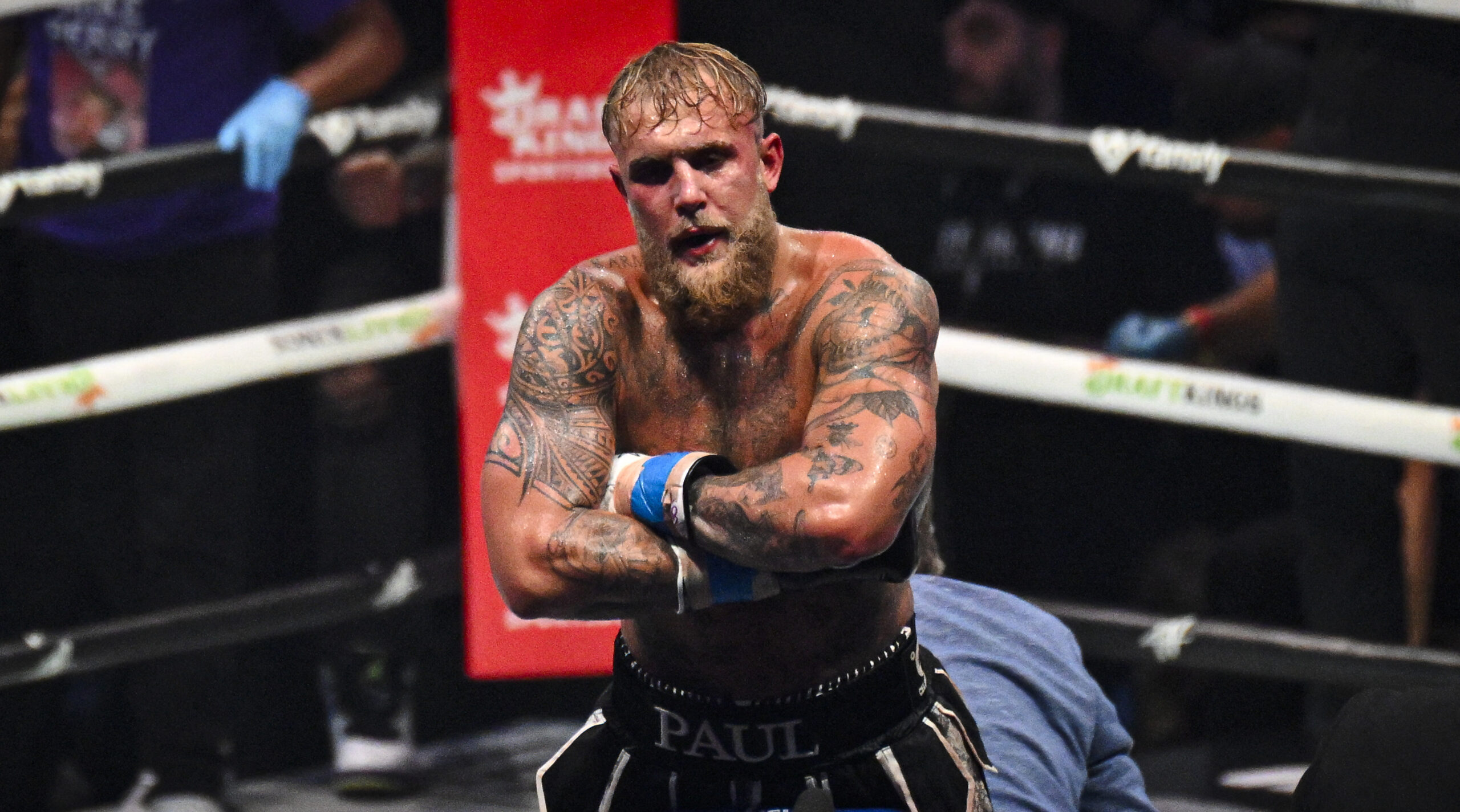 S-a stabilit data celui mai controversat meci de box al anului! Jake Paul se bate cu Julio Cesar ...