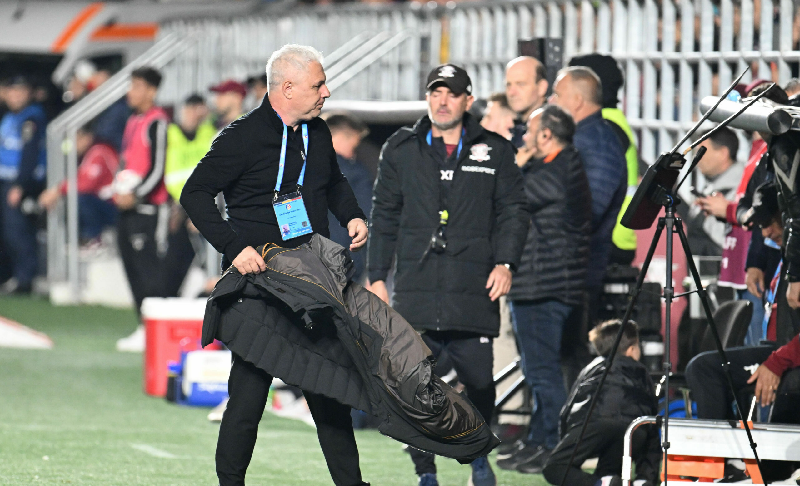 Victor Angelescu, anunț despre demisia imediată a lui Marius Șumudică ...