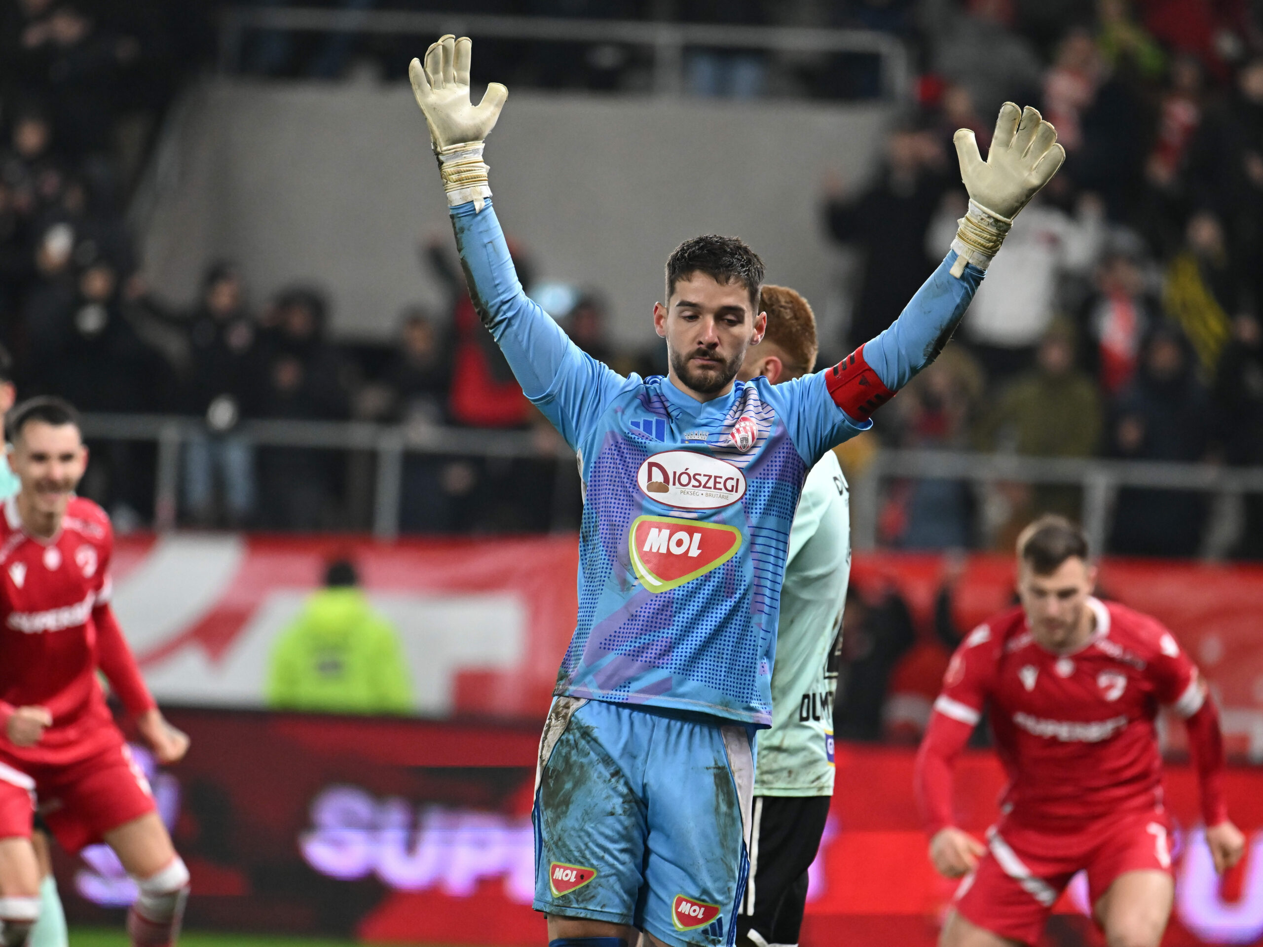 A venit răspunsul lui Niczuly pentru Gică Mihali. Biletul de la Dorinel Munteanu, care schimbă ...