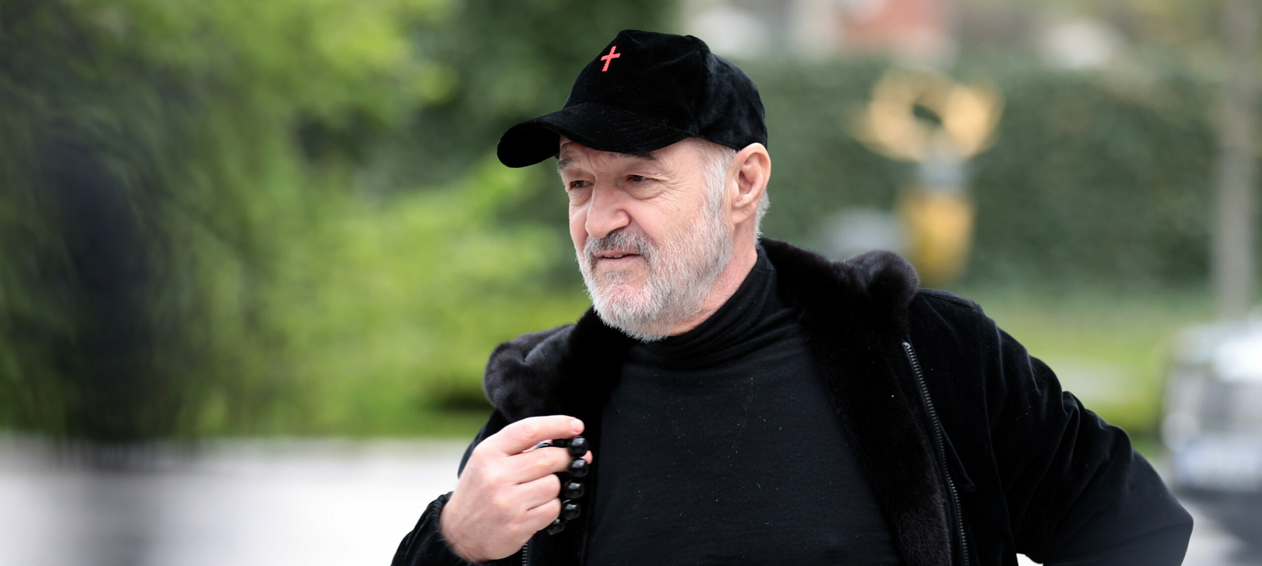 Gigi Becali a luat decizia între George Simion și Nicușor Dan. Răsturnare de situație: „Mai bine ...