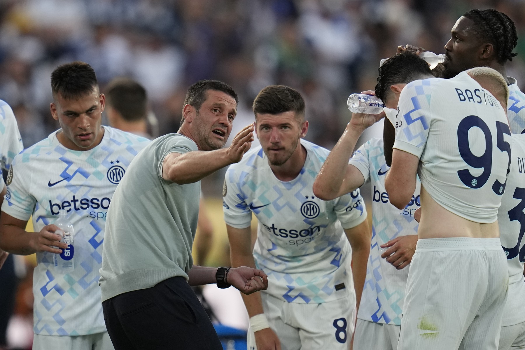 Ce notă i-au dat italenii lui Cristi Chivu, după ce a debutat cu o ...