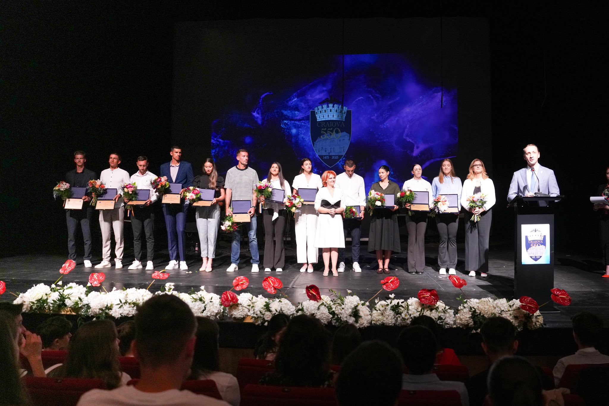 Medaliaţii olimpici la canotaj au primit titlurile de cetăţeni de ...