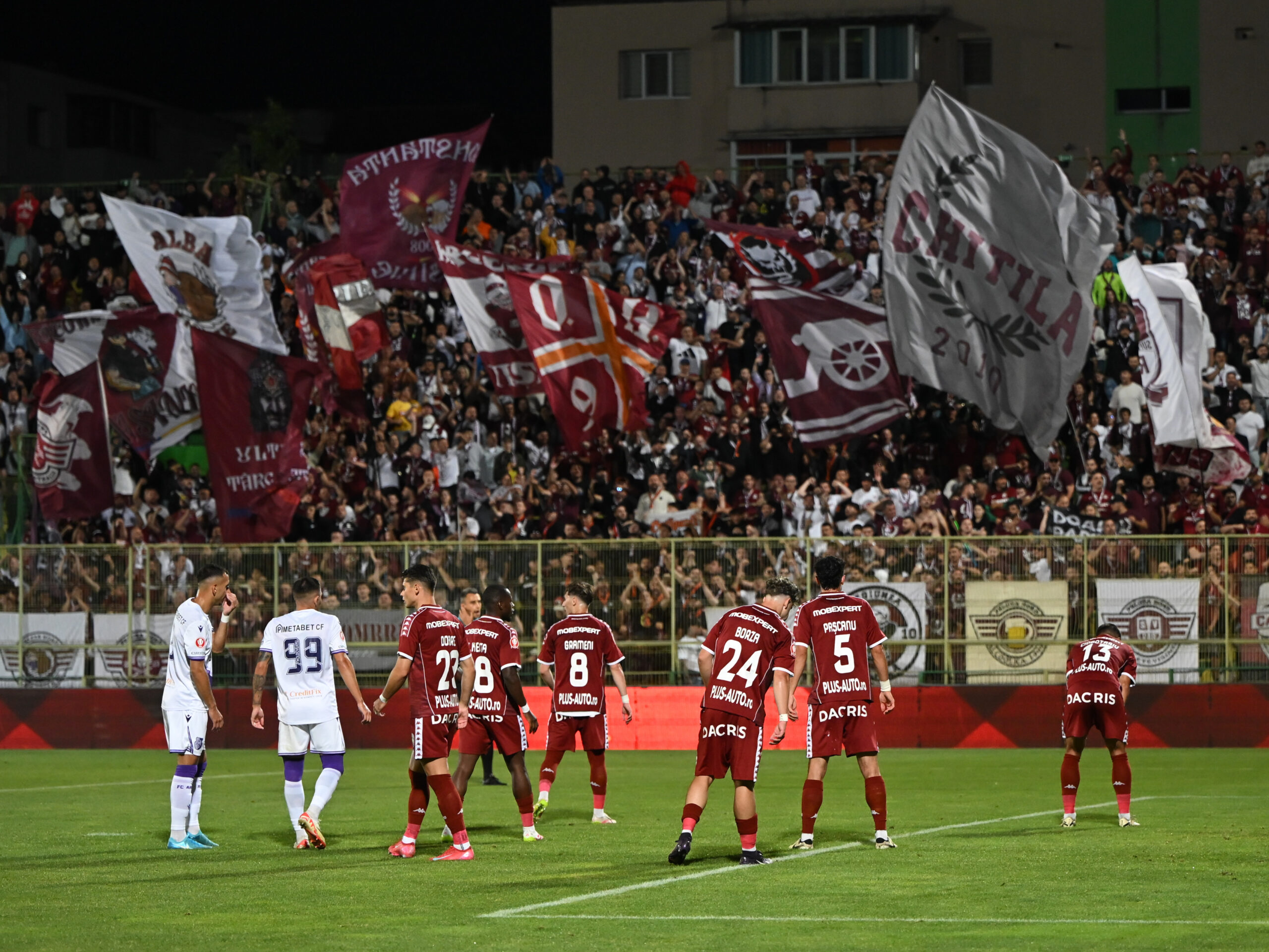 „Demisia, demisia!”. Fanii Rapidului au făcut scandal la meciul cu FC ...