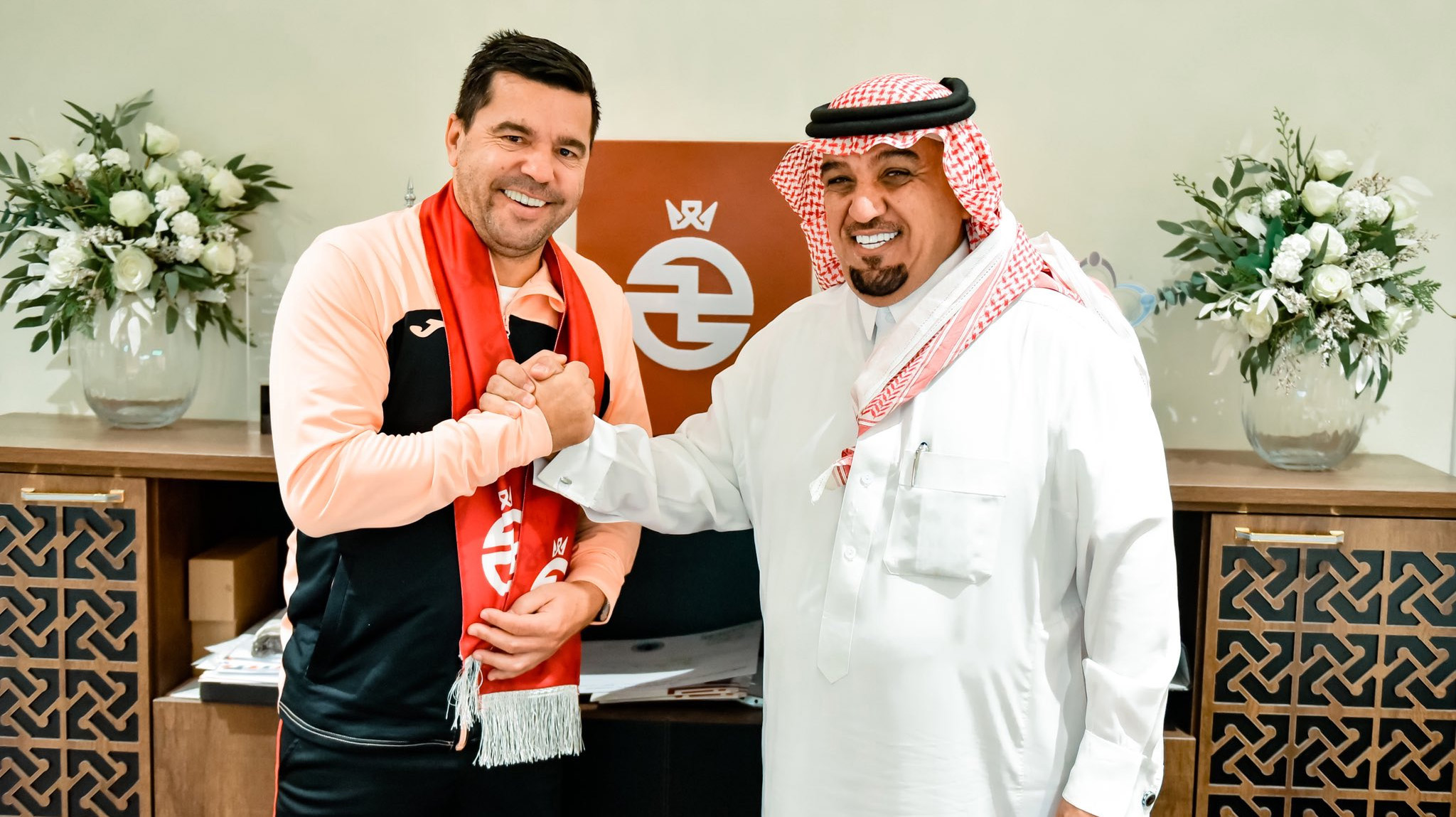 Americanul l-a umilit moral, dar i-a umplut contul până la refuz lui ...