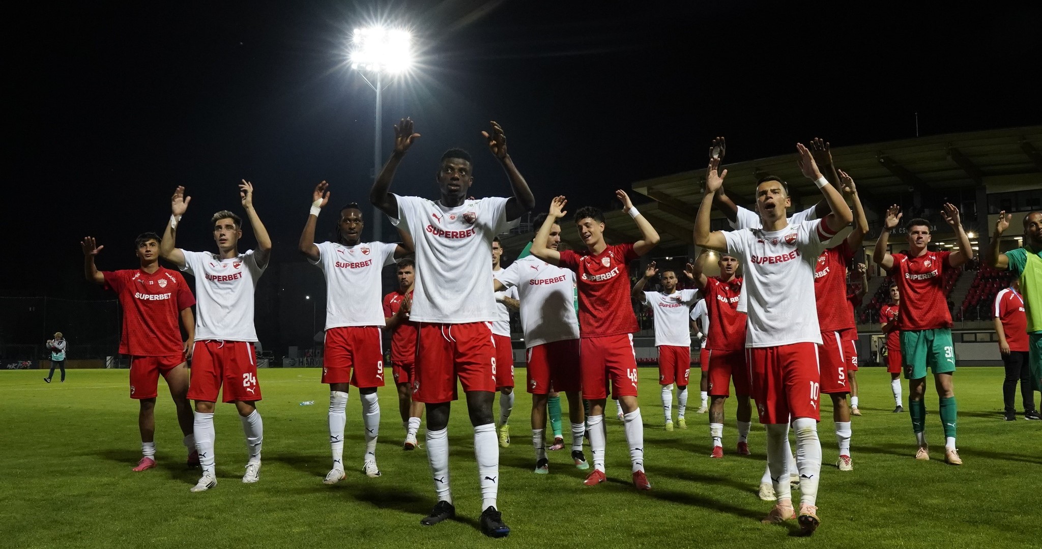 Basarab Panduru s-a amuzat copios, când a văzut noua achiziție a lui ...