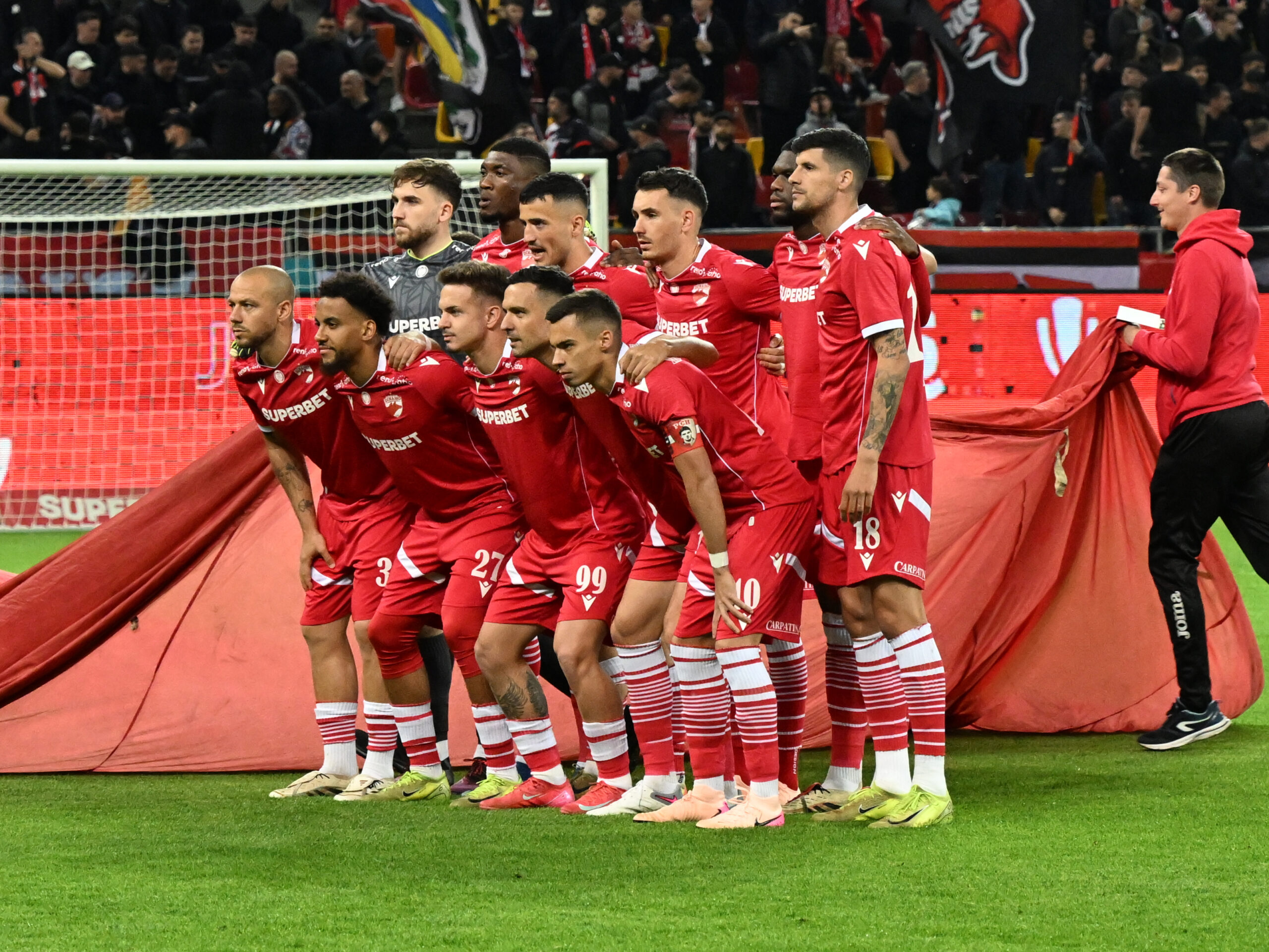E cel mai scump, dar nu joacă în prima etapă. Decizia luată de Dinamo