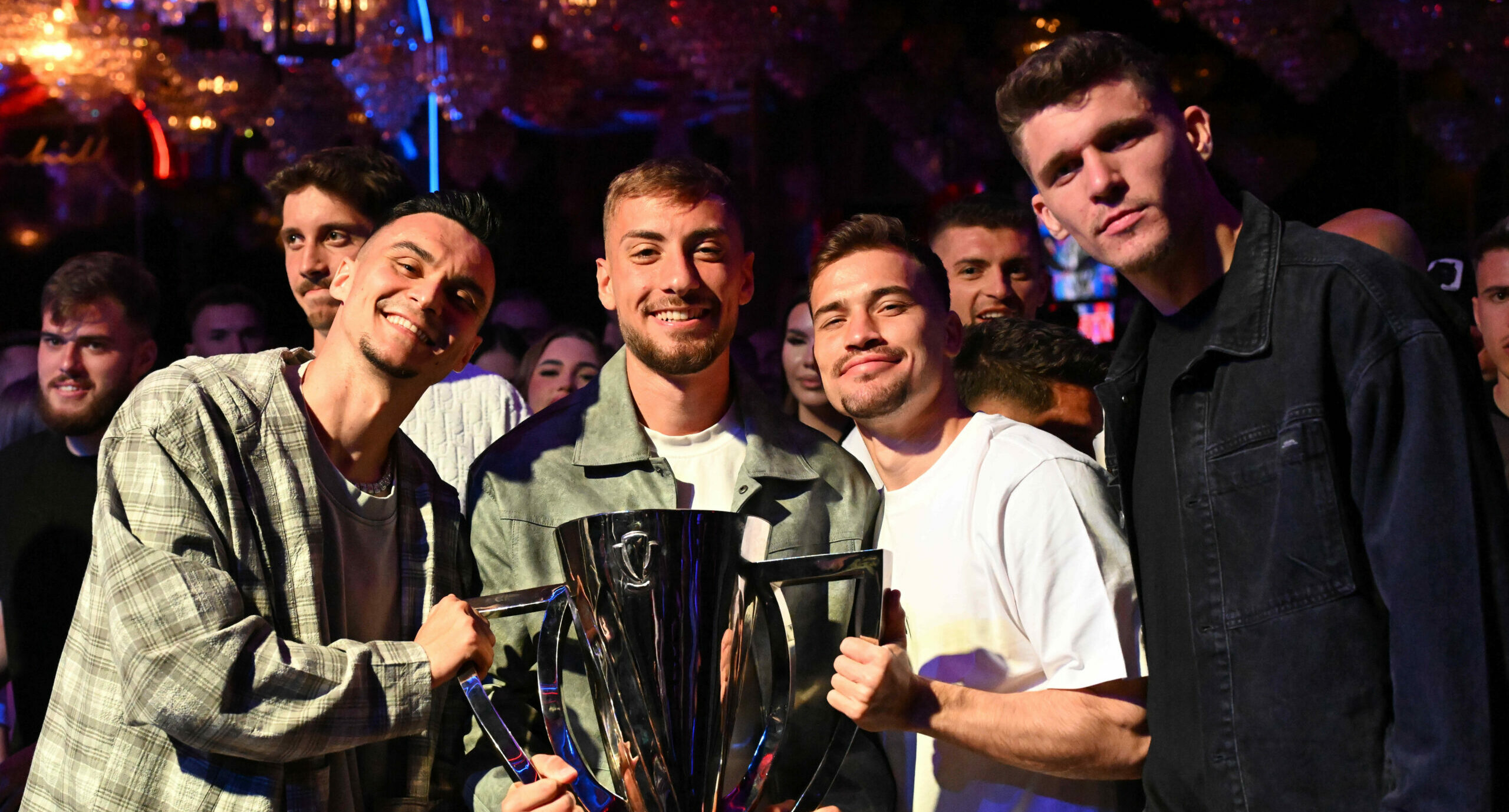 Fanii FCSB s-au revoltat împotriva tiktokerilor Târnovanu și Olaru: "Nu ...