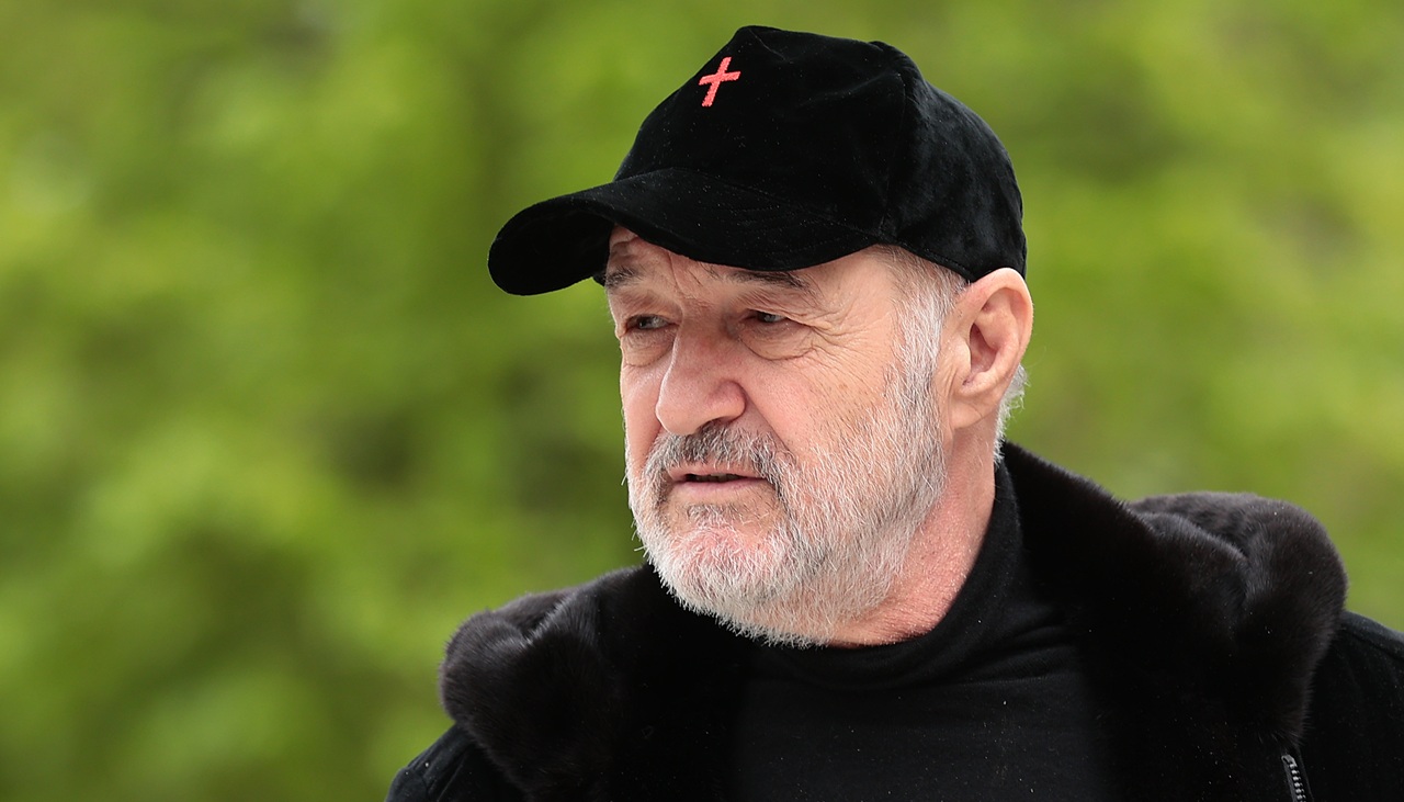 Gigi Becali a pus tunurile pe un fotbalist de la FCSB: „Stă pe TikTok ...