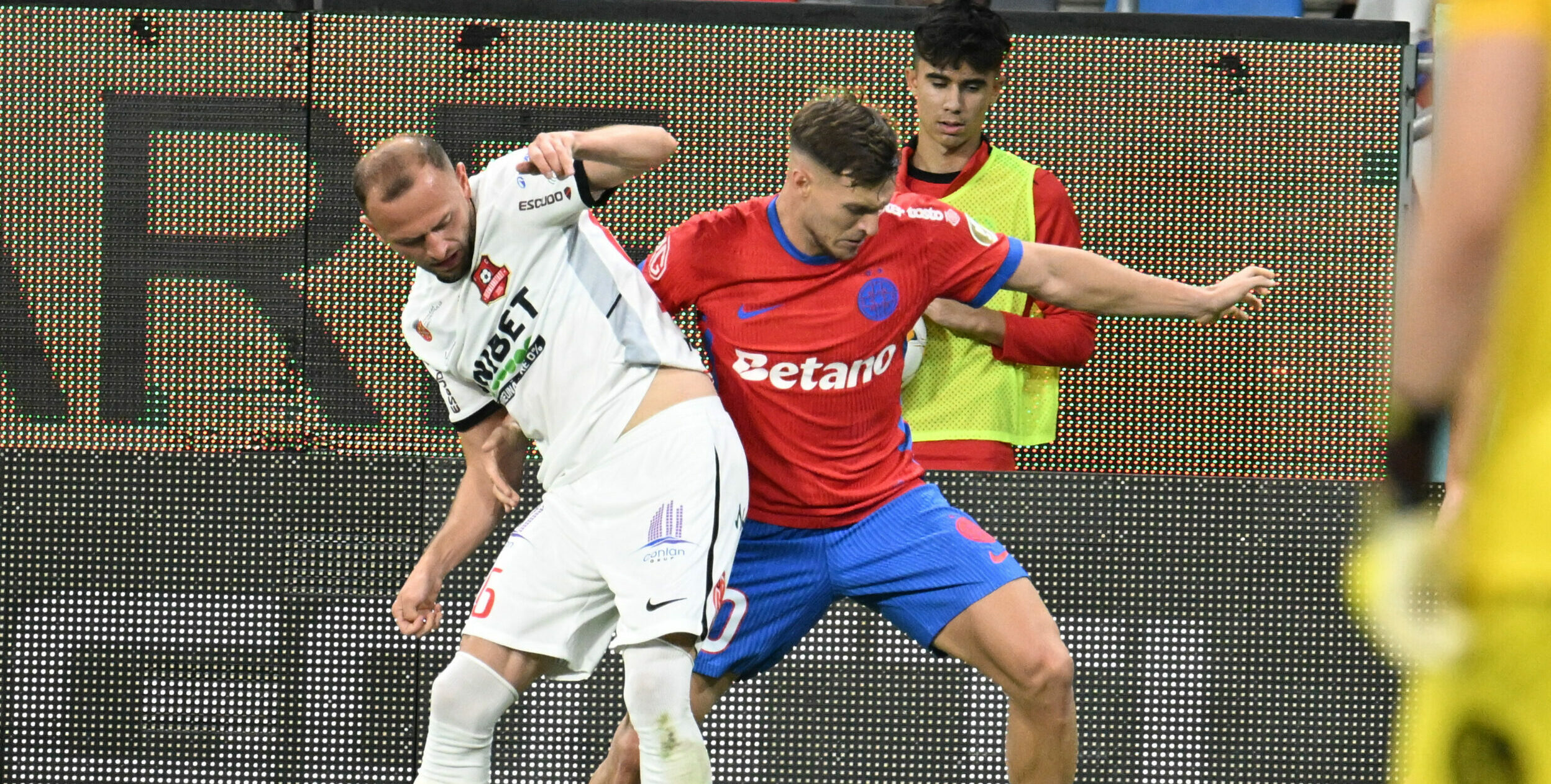 Gigi Becali l-a pus la zid pe Dennis Politic: „Nu mă interesează!”