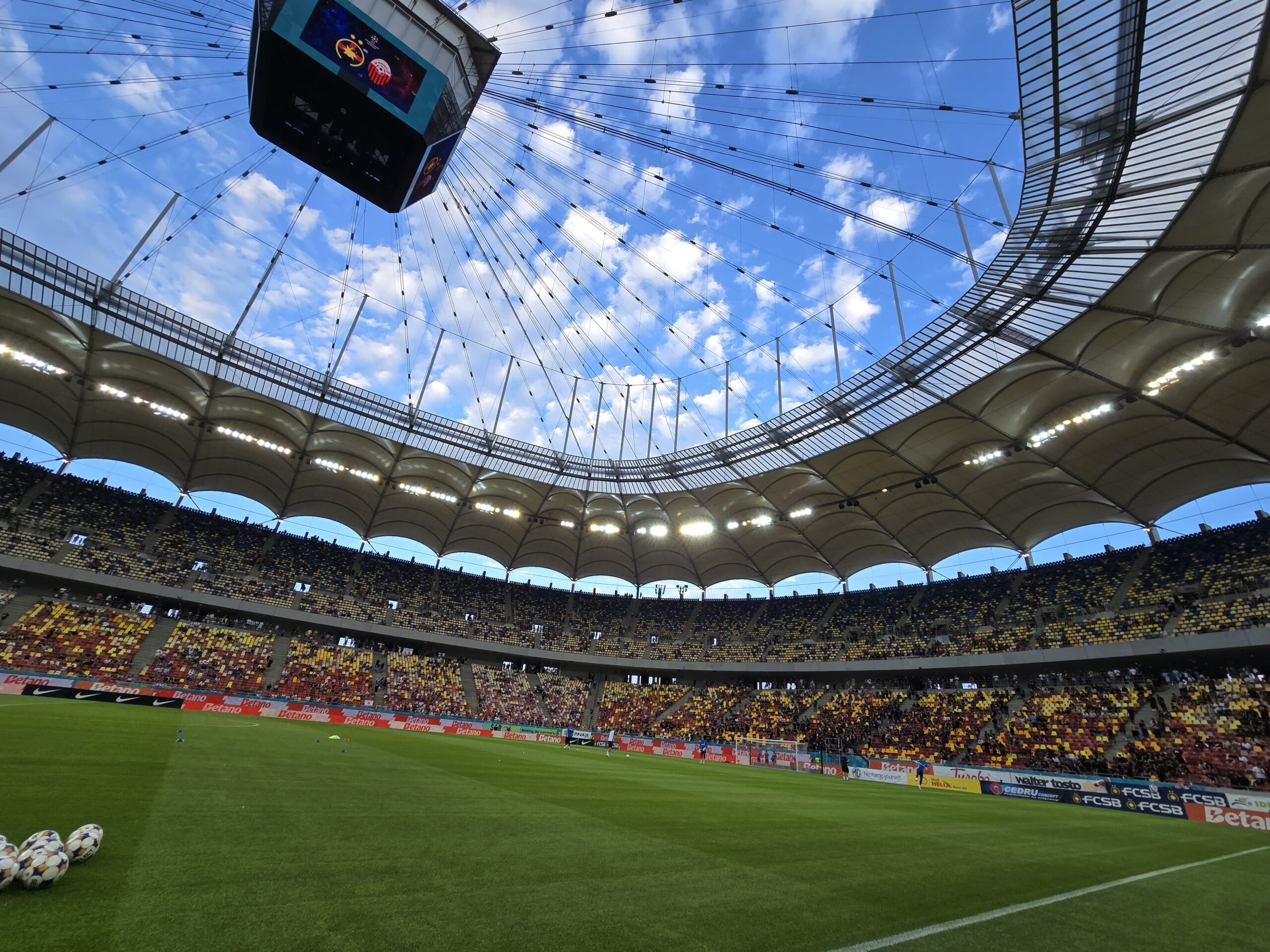 Invazie VIP la FCSB - Shkendija. Ce nume mari au venit să vadă ...